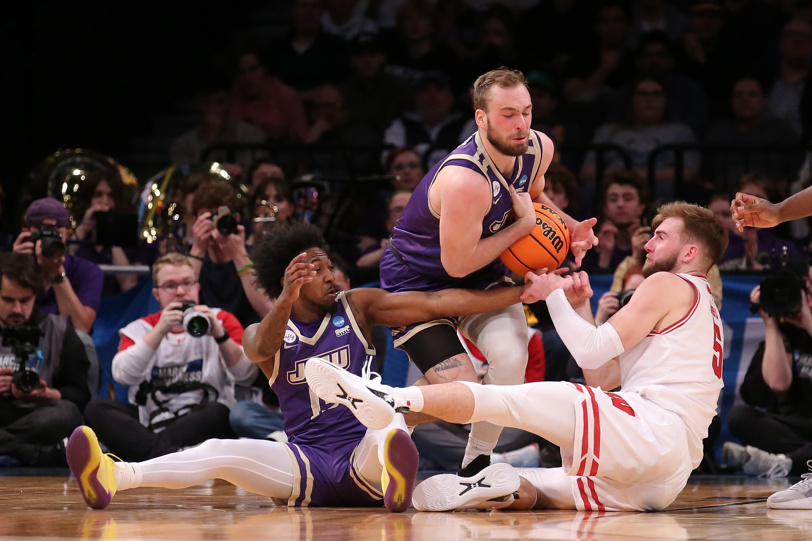 James Madison leads wire to wire in upset of Wisconsin | Reuters