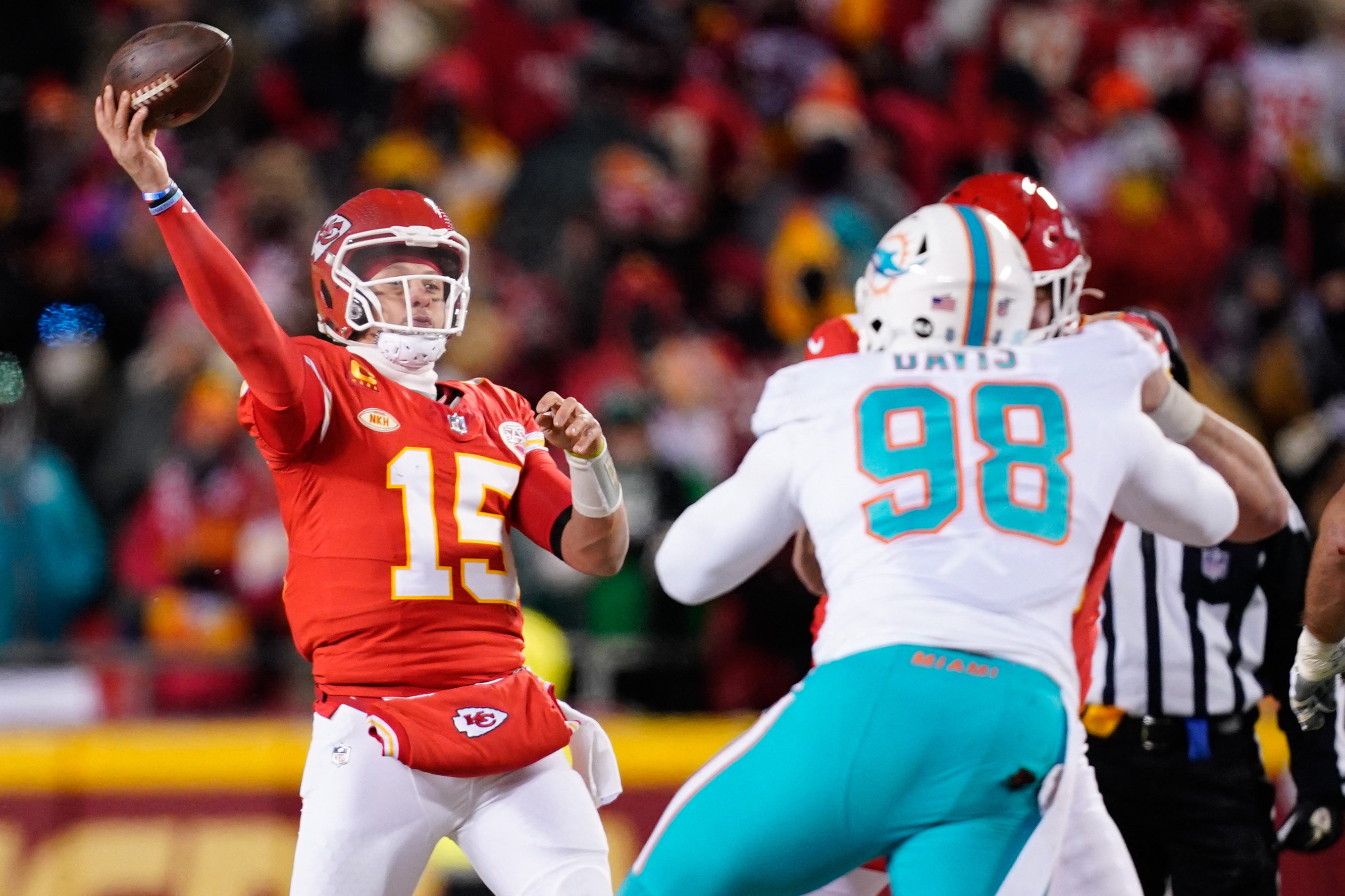 Chiefs shut down Dolphins in frigid AFC wild-card game | Reuters