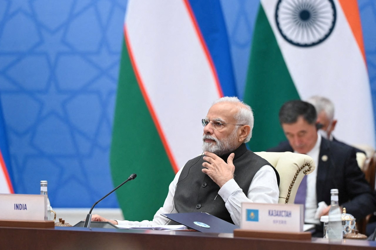 India's Modi, Turkey's Erdogan hold unexpected meeting at regional summit | Reuters