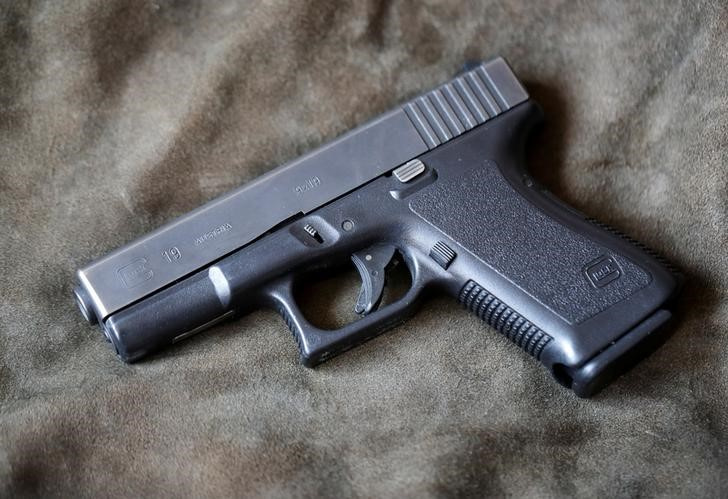 City of Chicago sues Glock over 'ease' of machine gun conversion | Reuters
