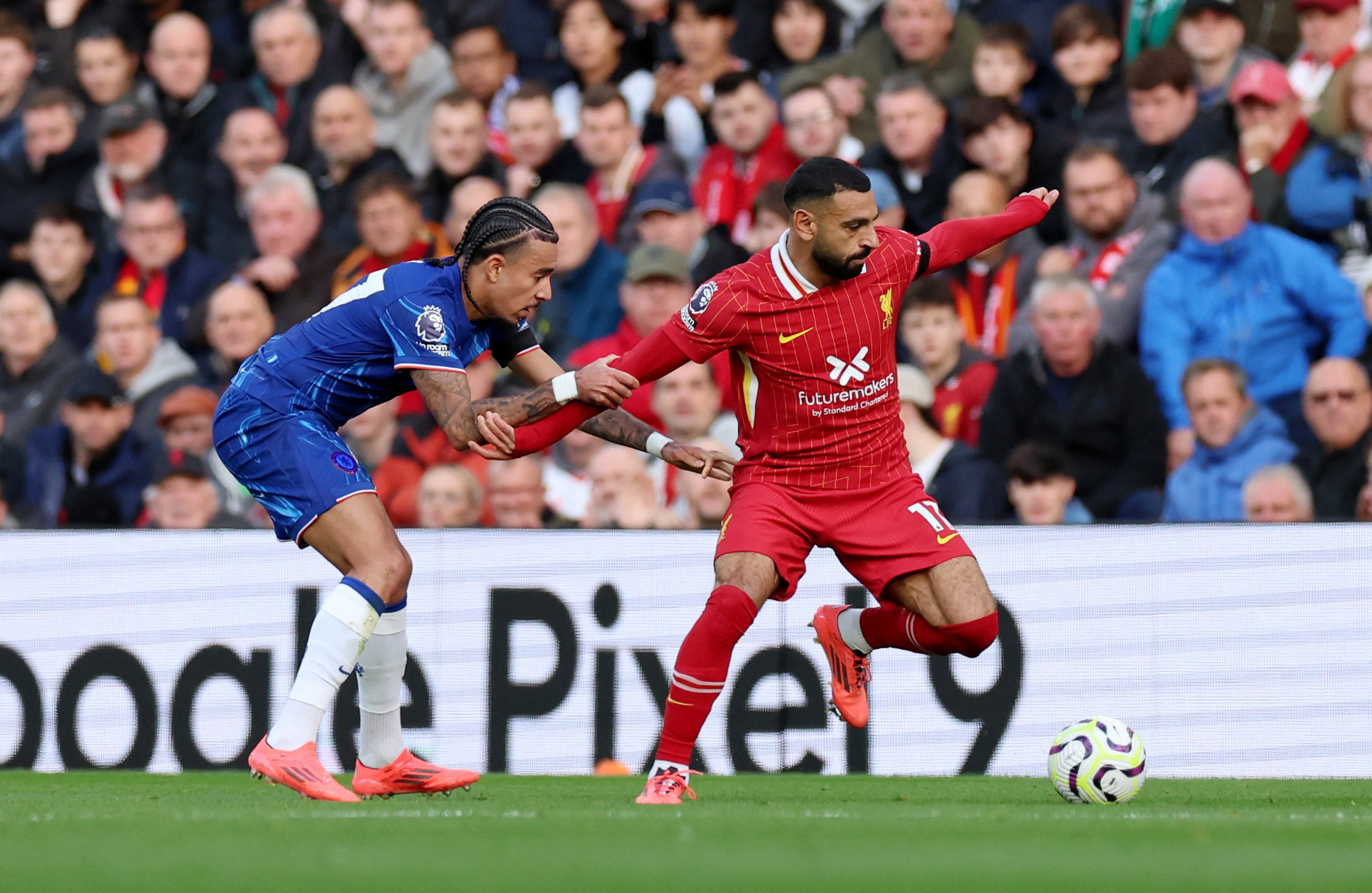 Liverpool pass Chelsea test with Jones winner | Reuters
