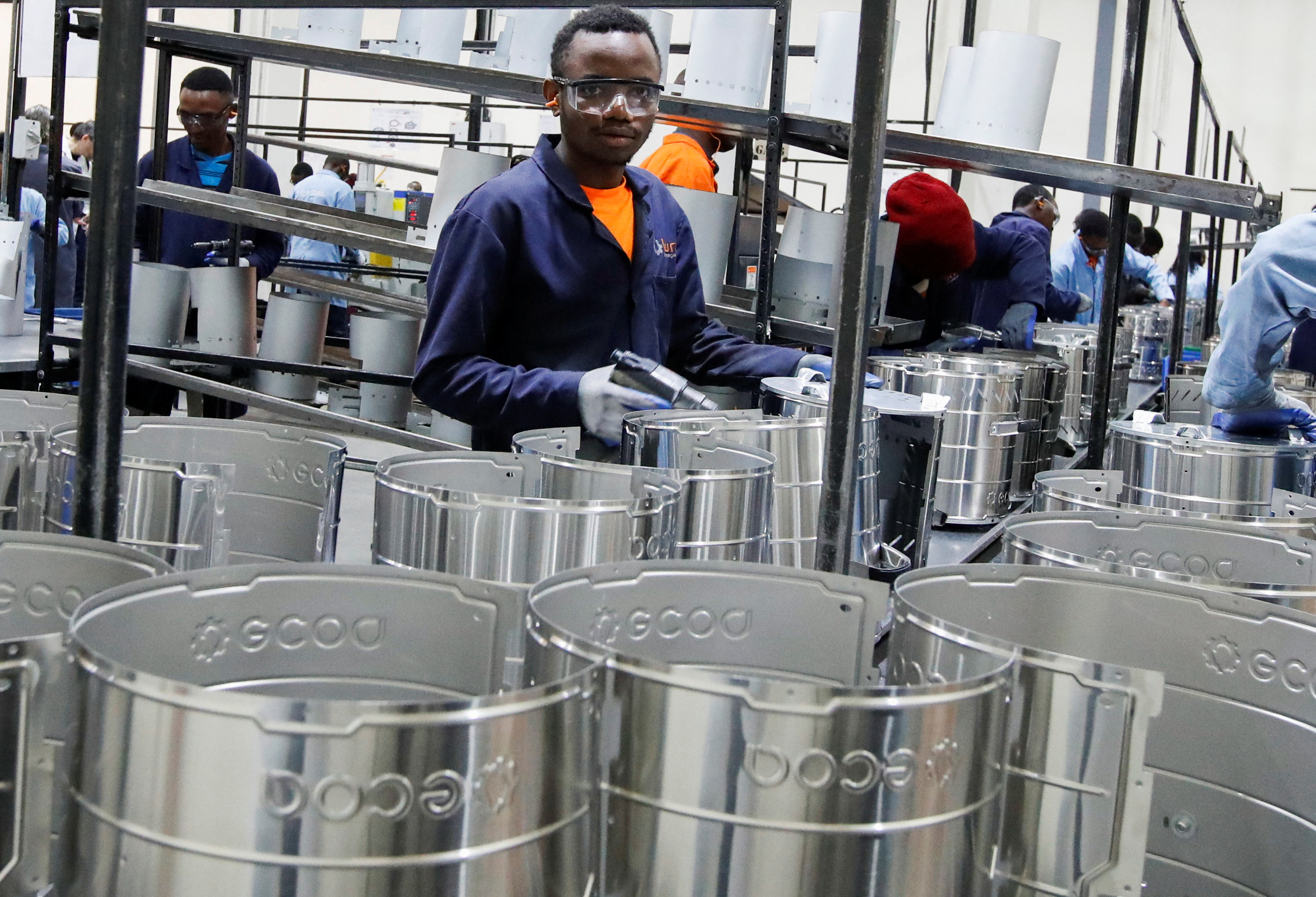 Can clean cookstoves ride out the carbon markets storm? | Reuters