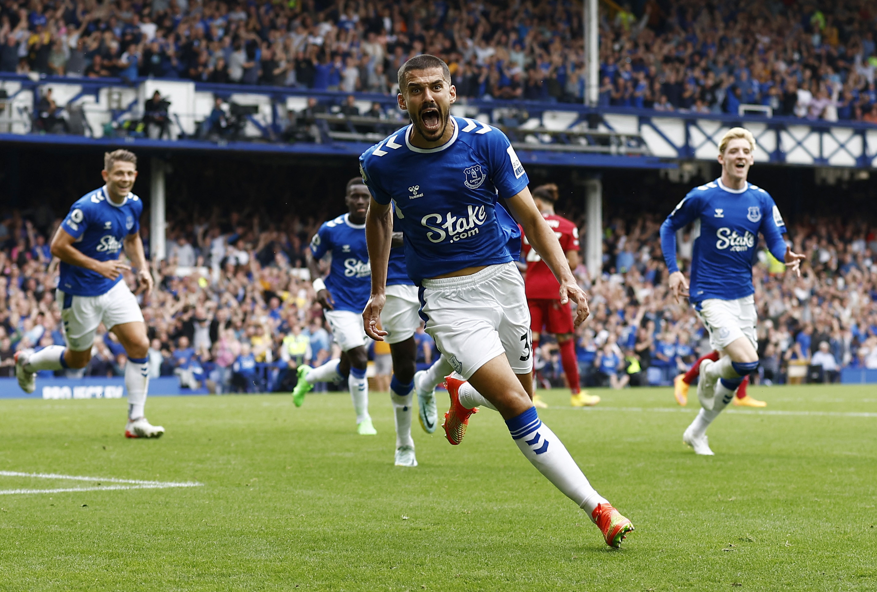 Lampard sees Everton improvement after derby draw | Reuters