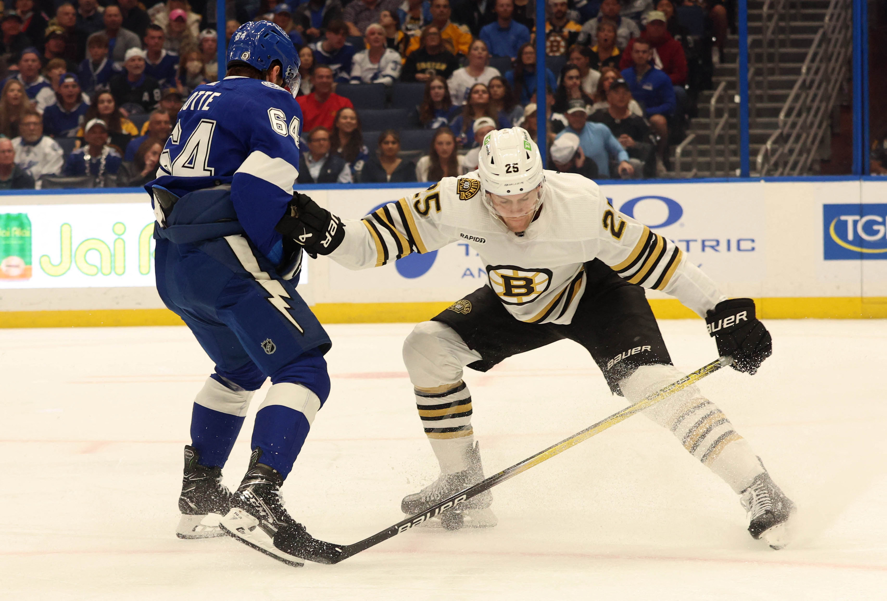 Brayden Point comes through again as Lightning top Bruins | Reuters