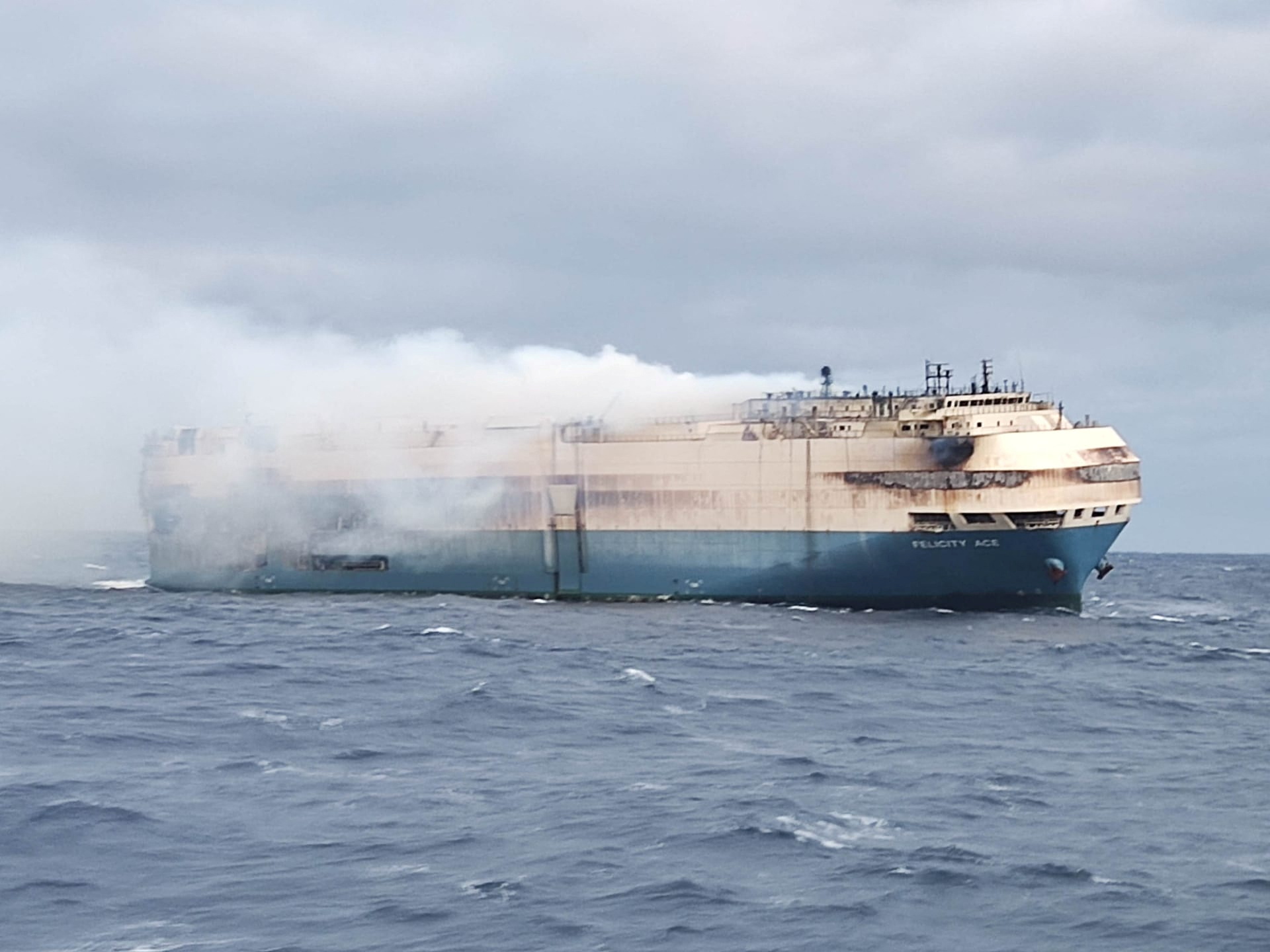Ship carrying Porsches and Bentleys ablaze near Azores, towing boats en ...