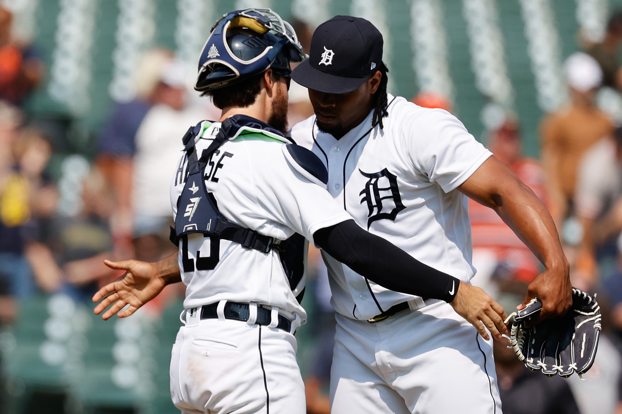 MLB roundup: Red Sox stun Yankees in 10th inning | Reuters