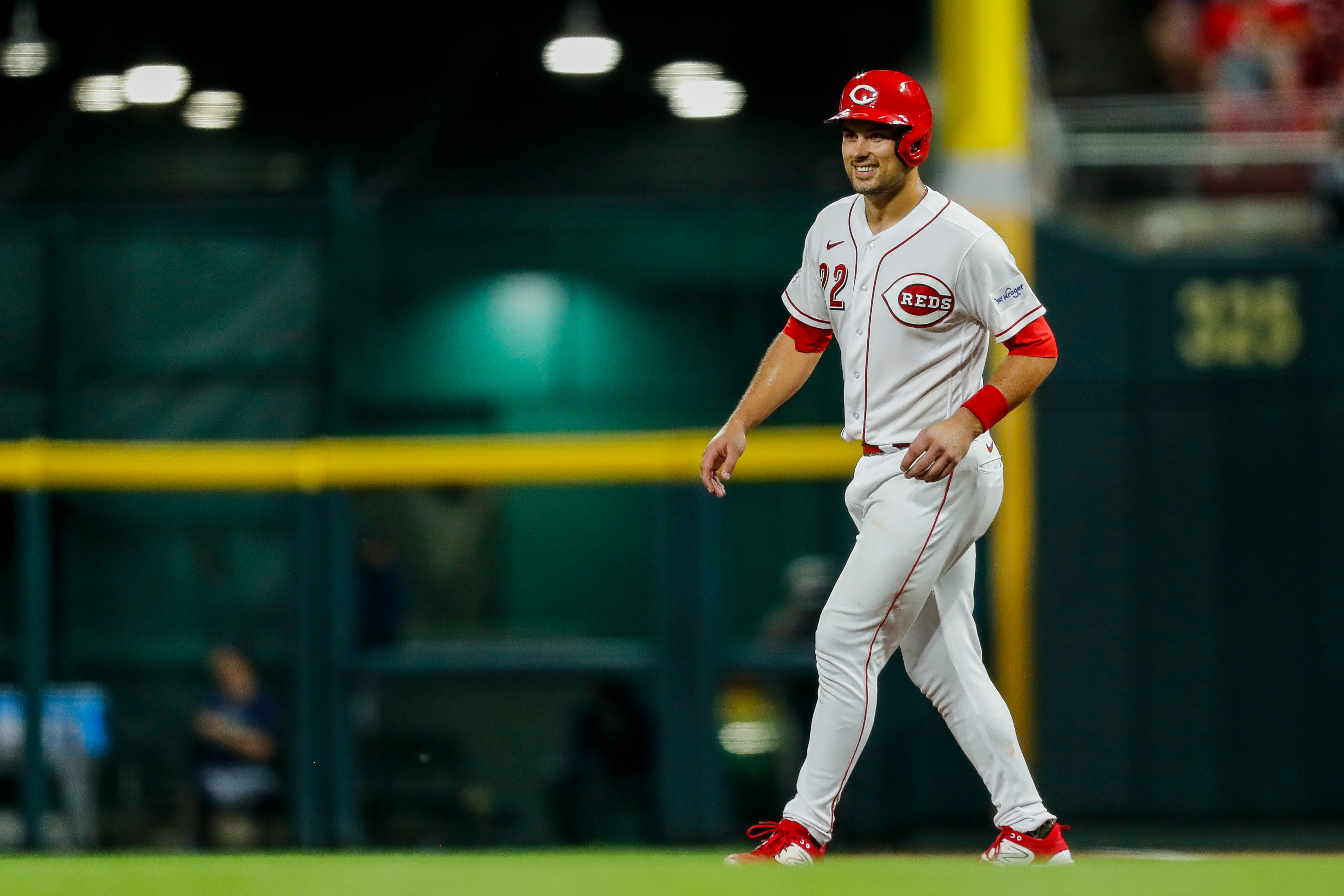 11-inning loss to Angels knocks M's from playoff position | Reuters