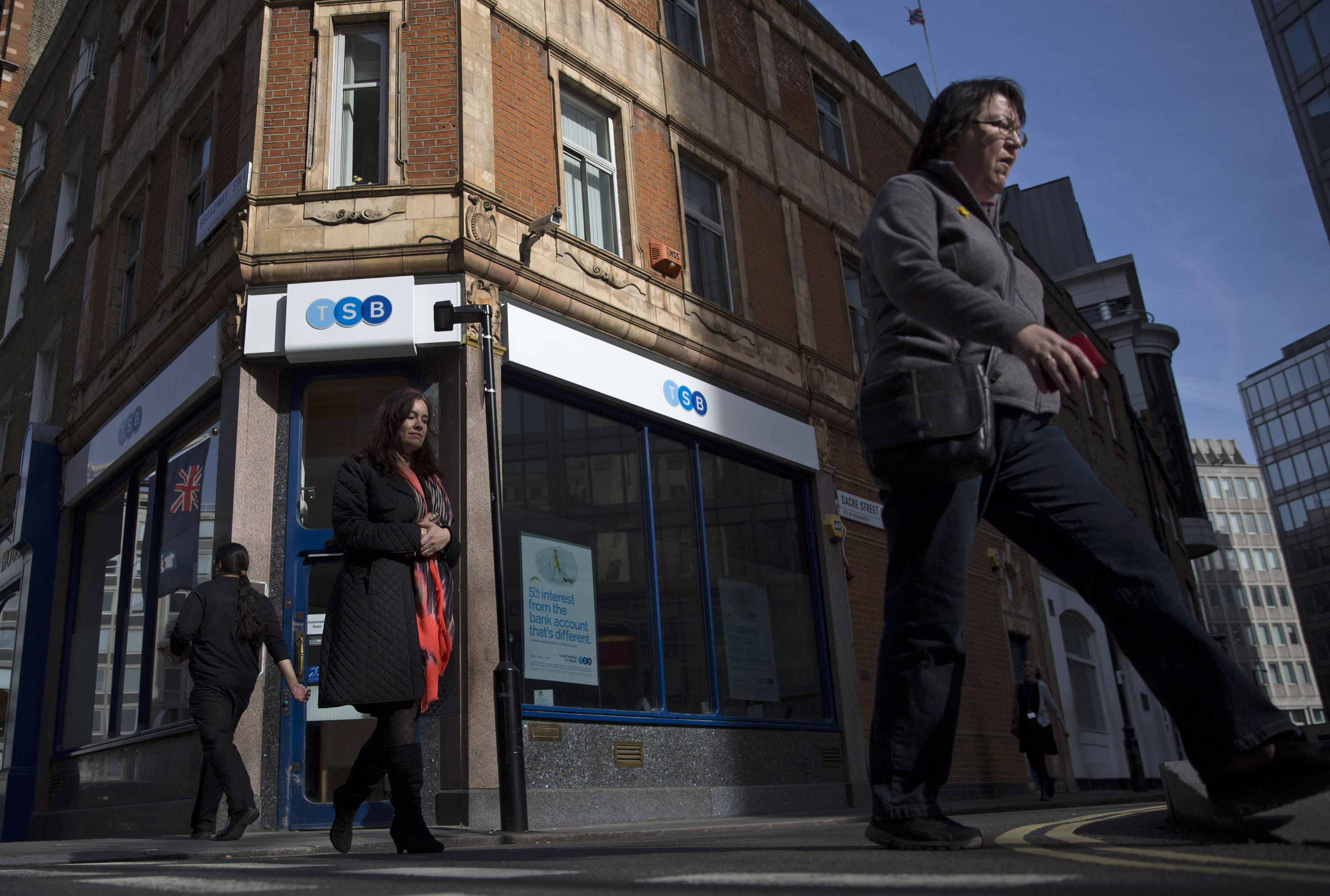 Four UK high street banks broke retail competition rules, watchdog says | Reuters