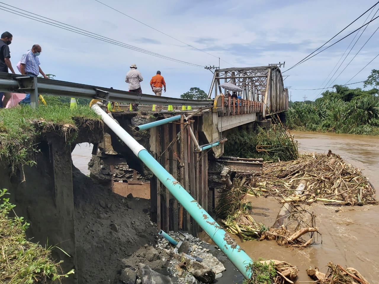 Severe floods hammer Costa Rica, two dead | Reuters
