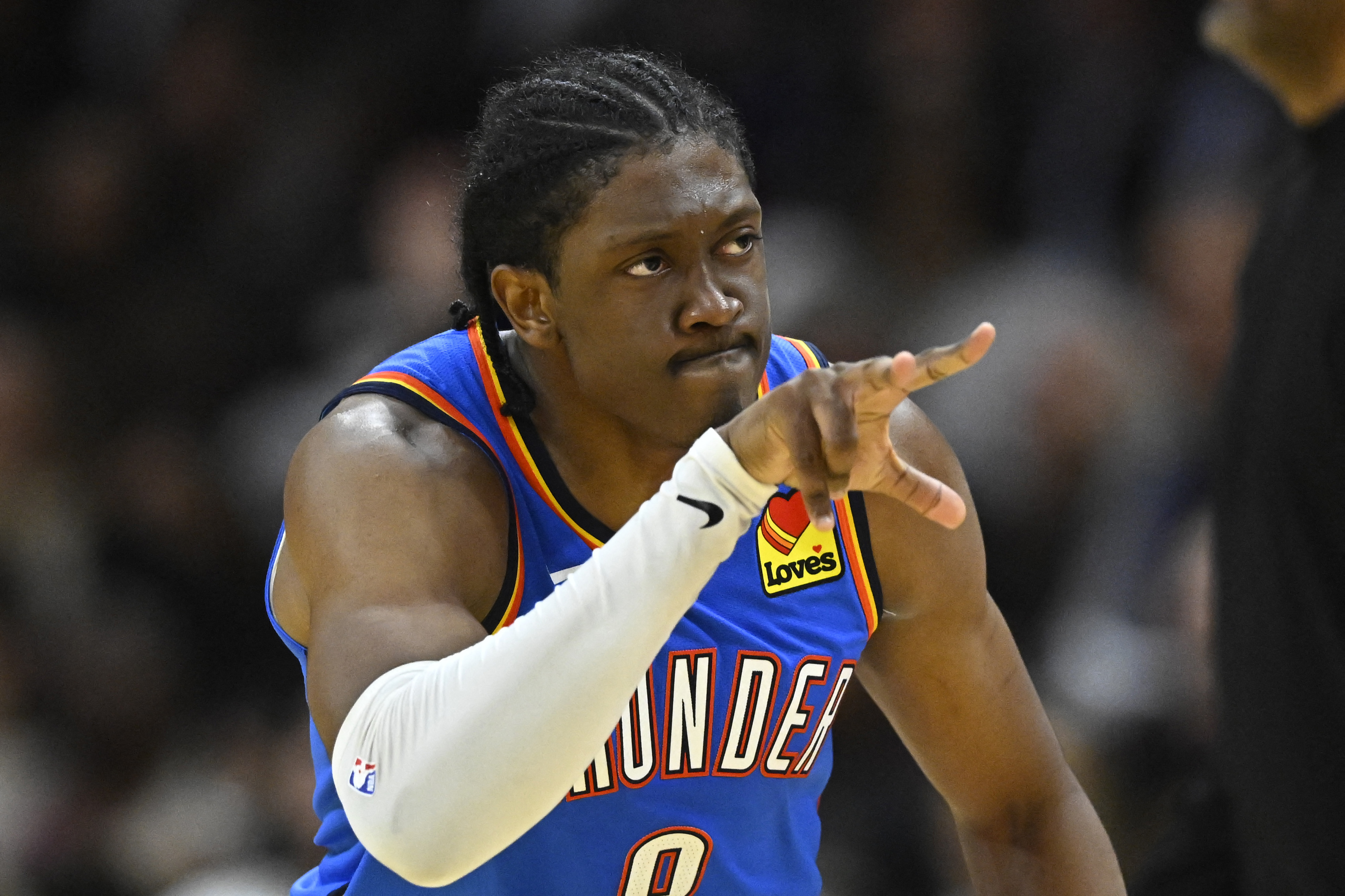 Thunder rally past Cavs thanks to late flurry of 3-pointers | Reuters