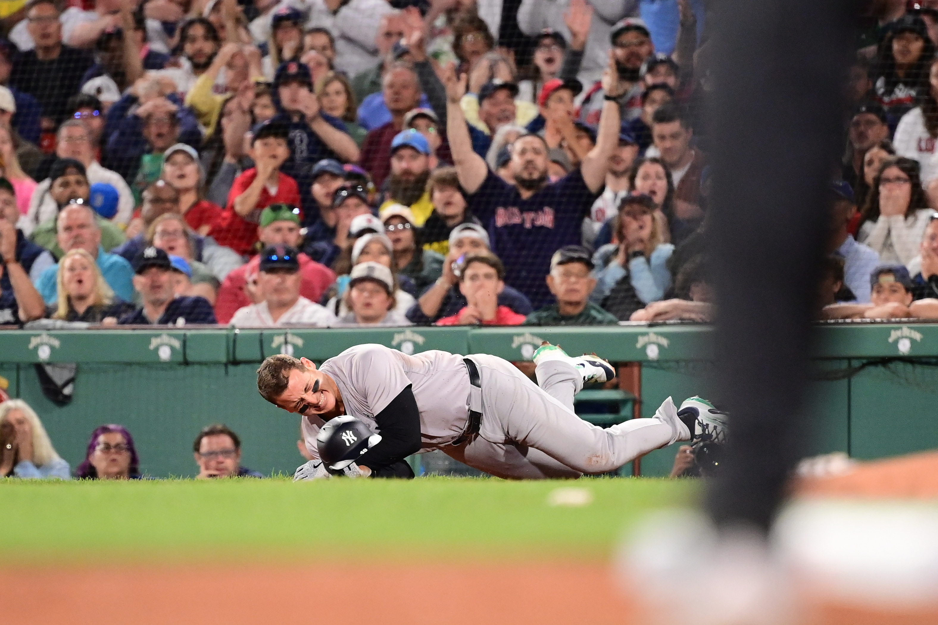 Red Sox take over basepaths, sink Yankees | Reuters