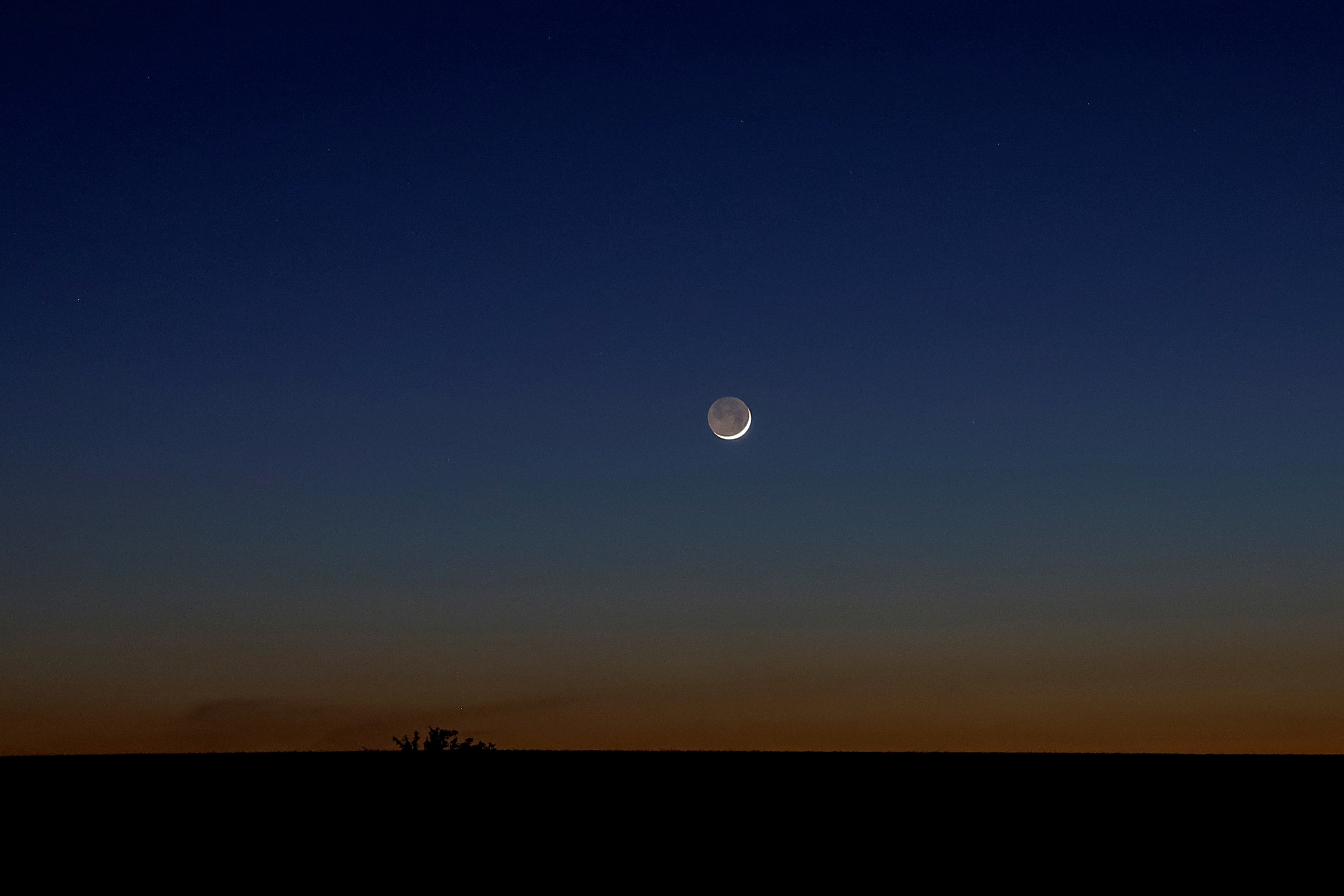 Ukraine struggles to hold eastern front as Russians advance on cities ...