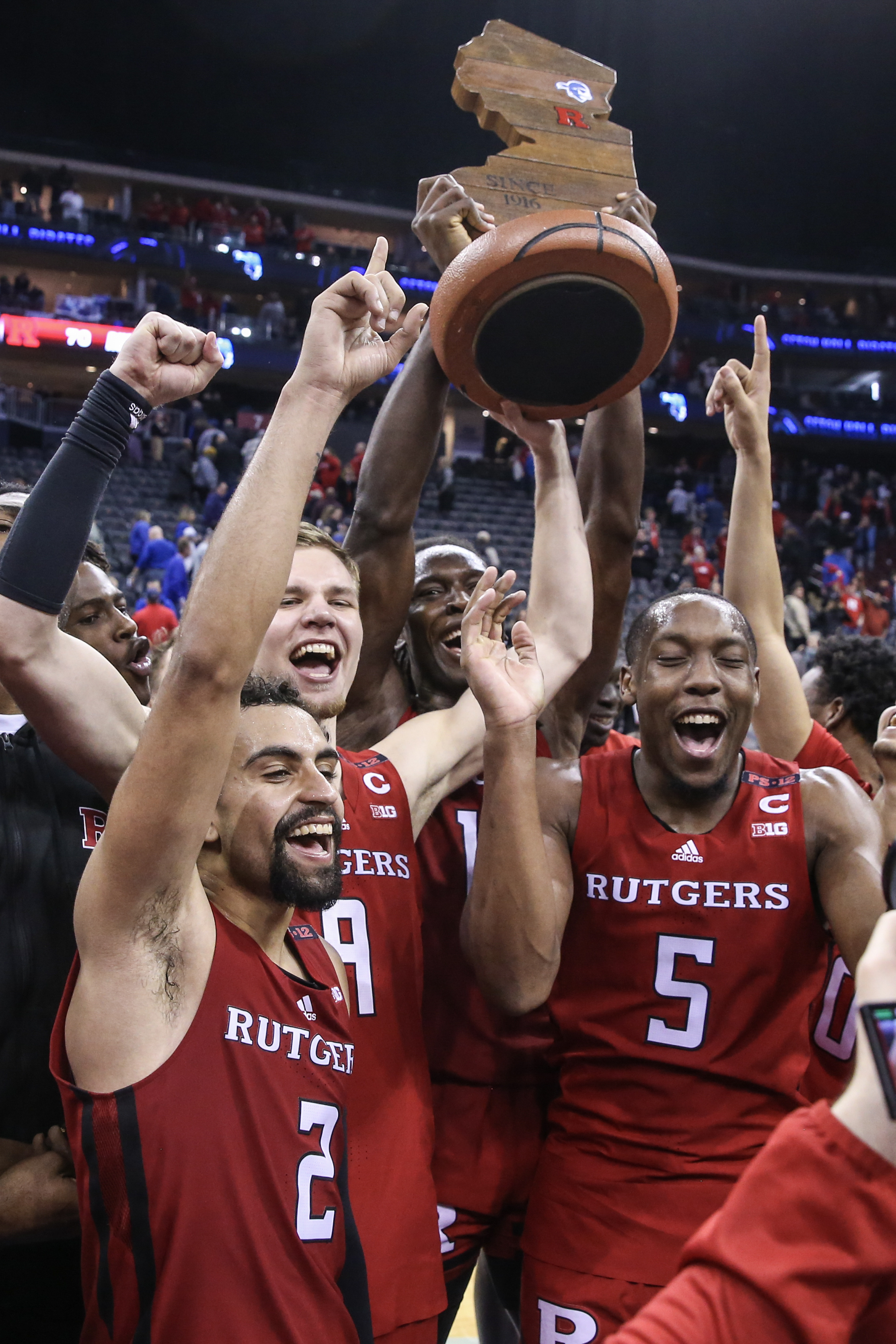 Rutgers ends 2-game losing streak vs. Seton Hall | Reuters