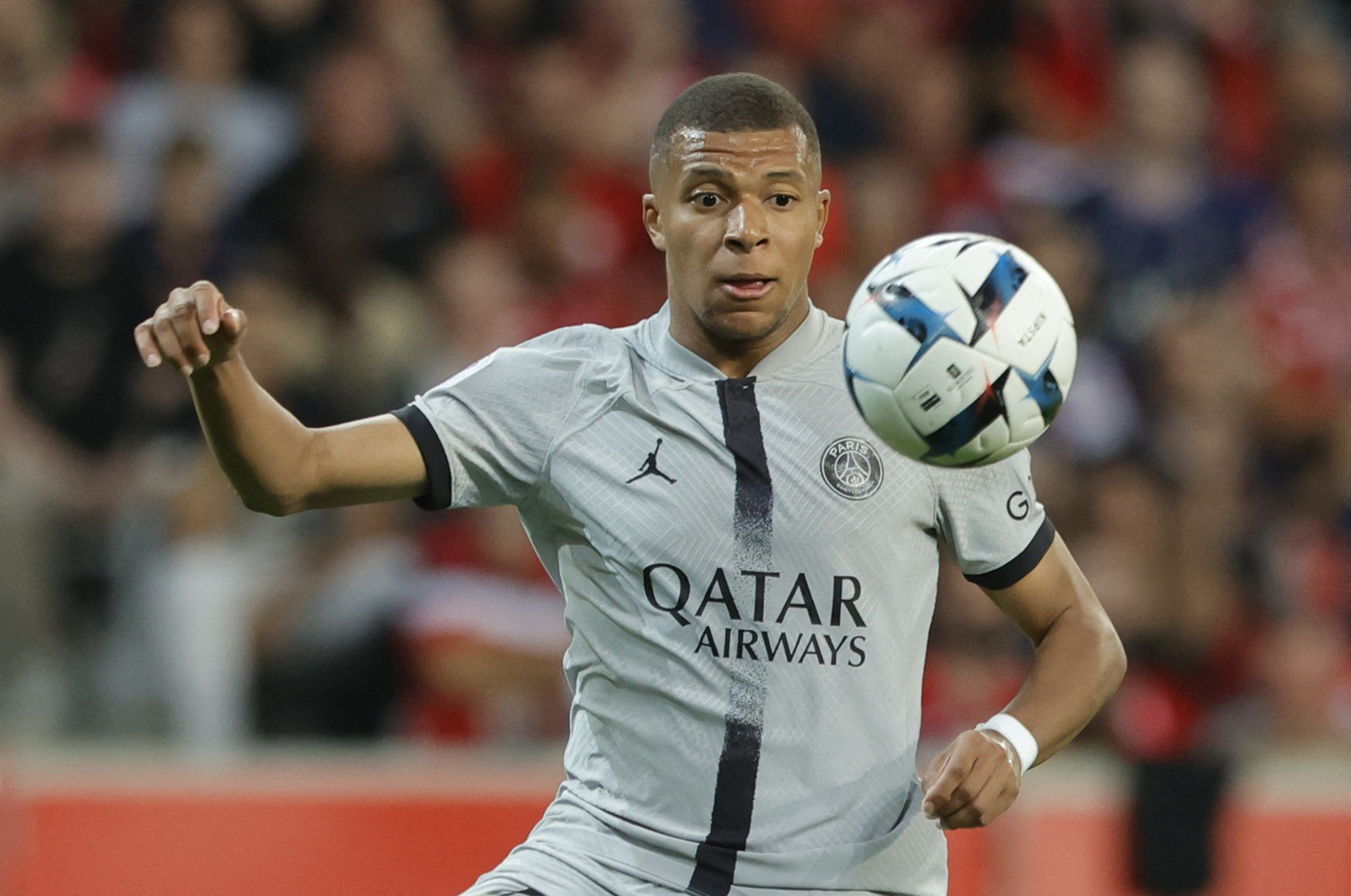 PSG hand out a thrashing after scoring in eight seconds at Lille | Reuters