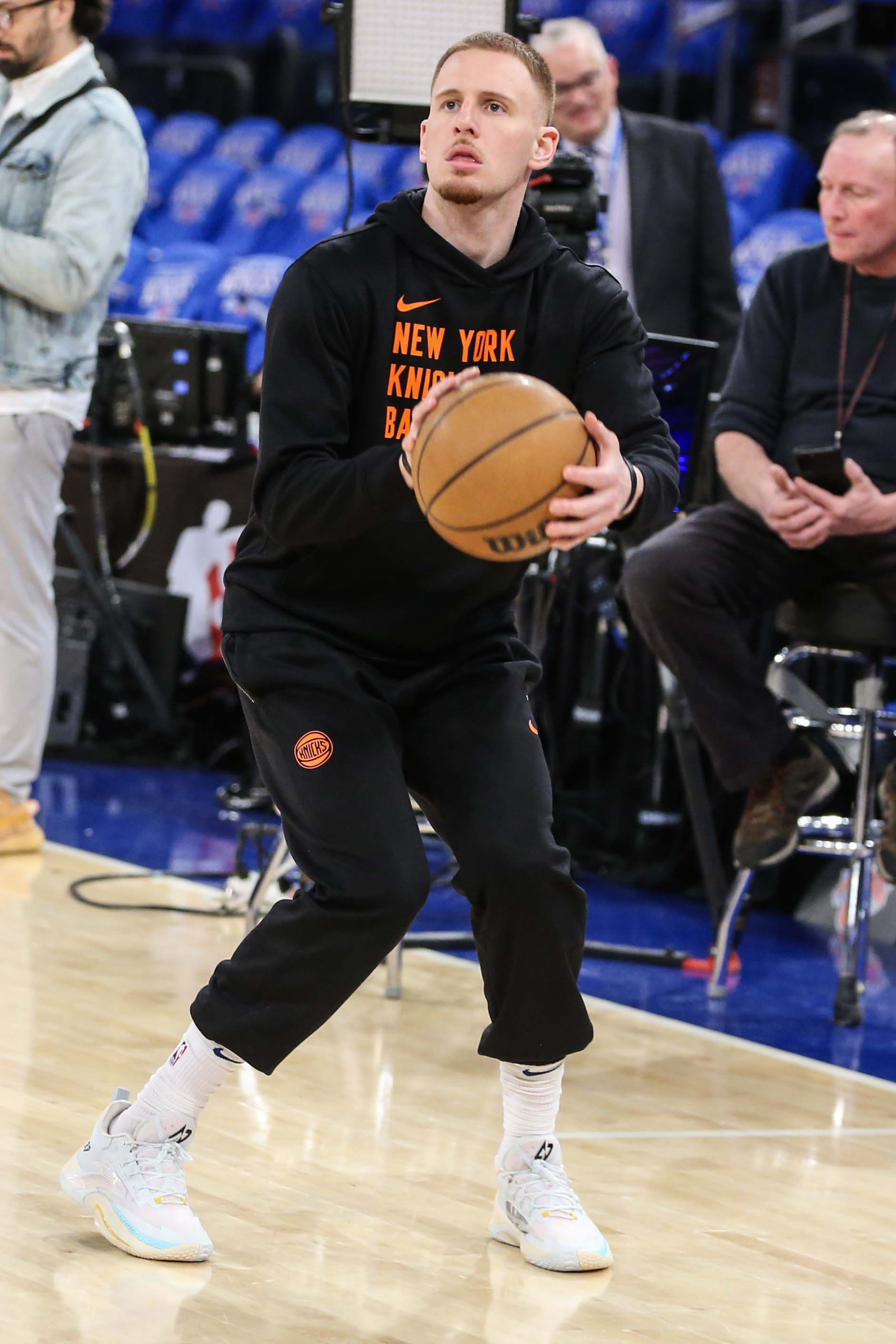 Knicks squander lead but hang on for Game 1 win over Sixers | Reuters