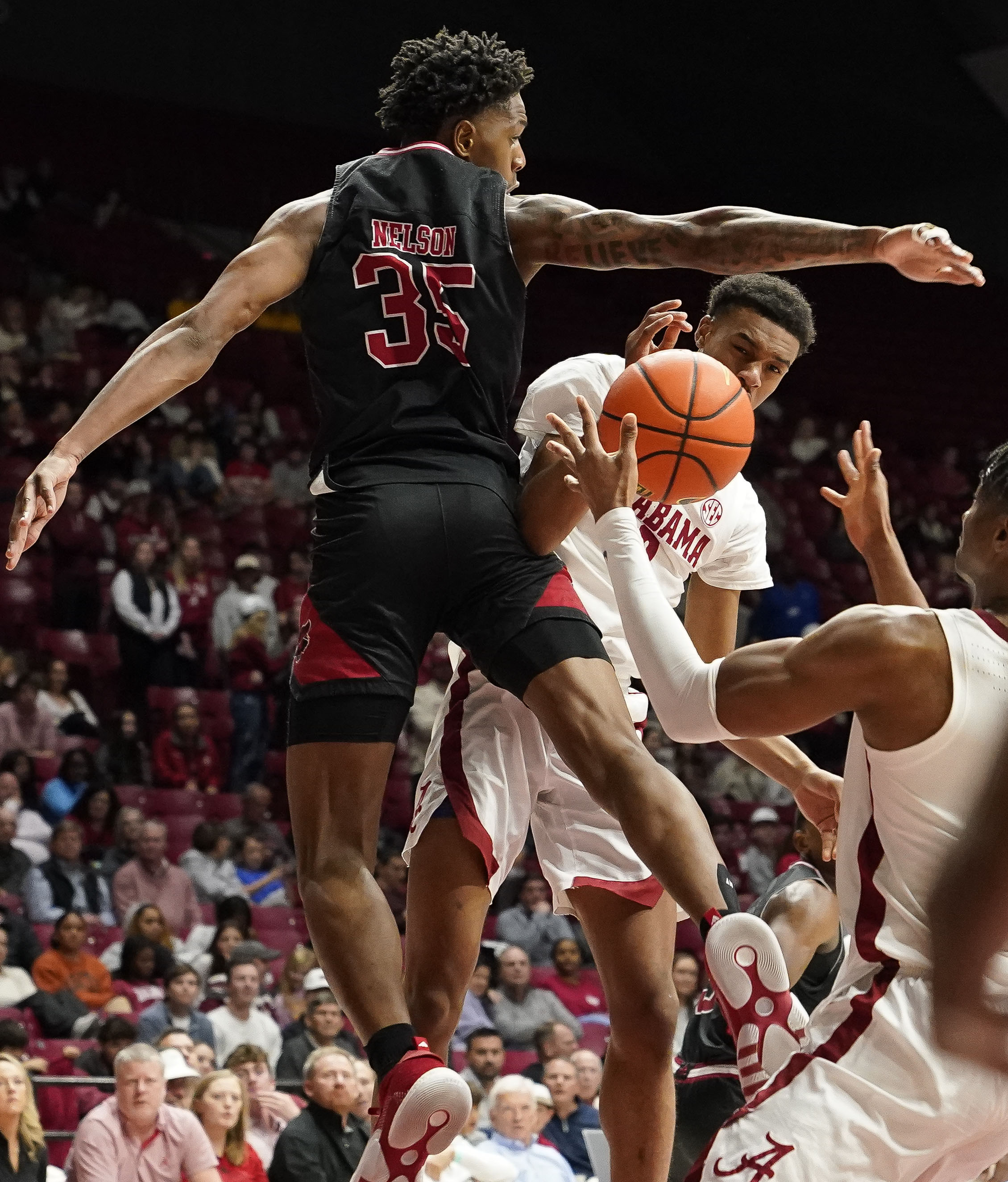 Alabama breezes past Arkansas St. with balanced attack | Reuters