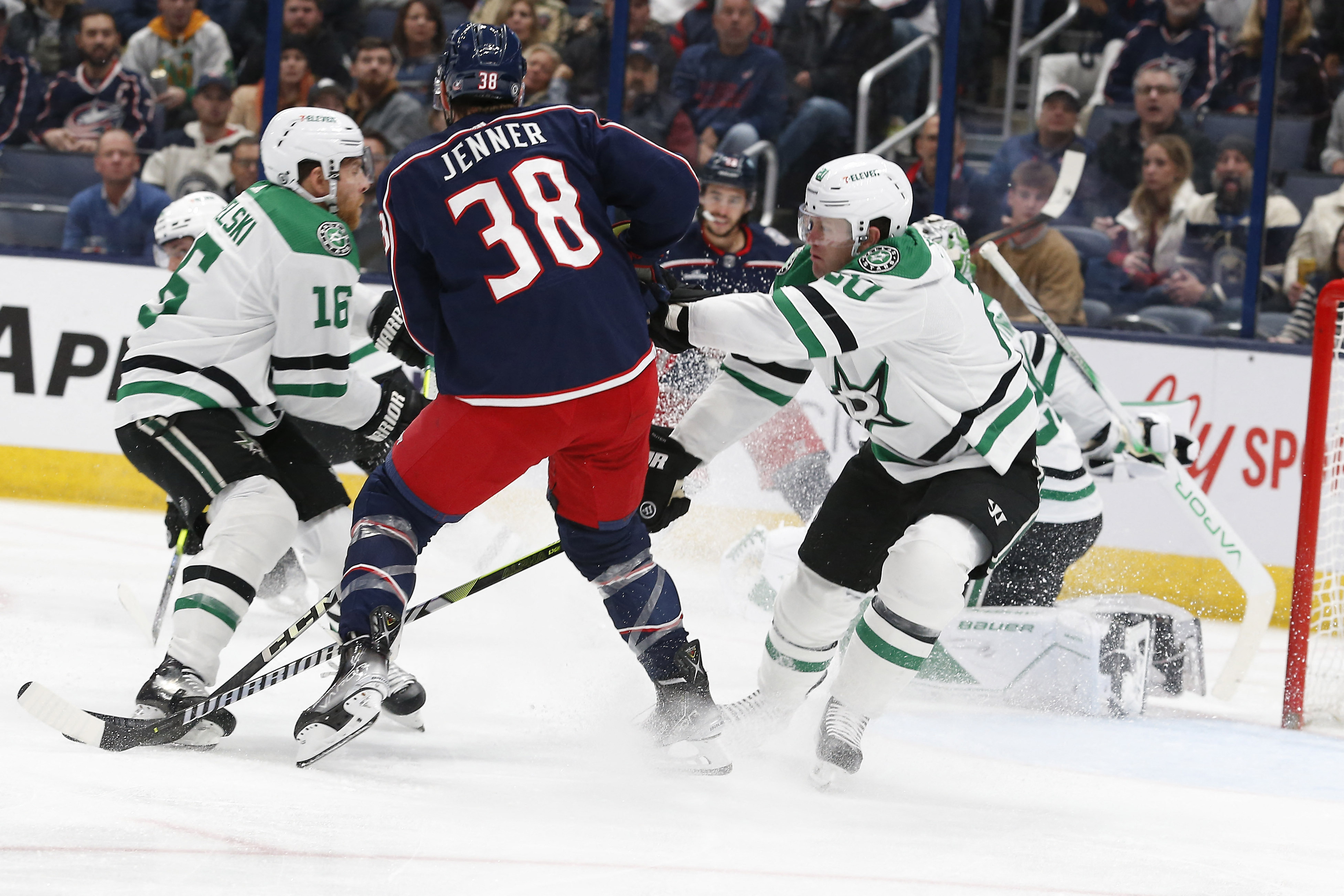 Stars score 5 unanswered goals, pull away from Jackets | Reuters