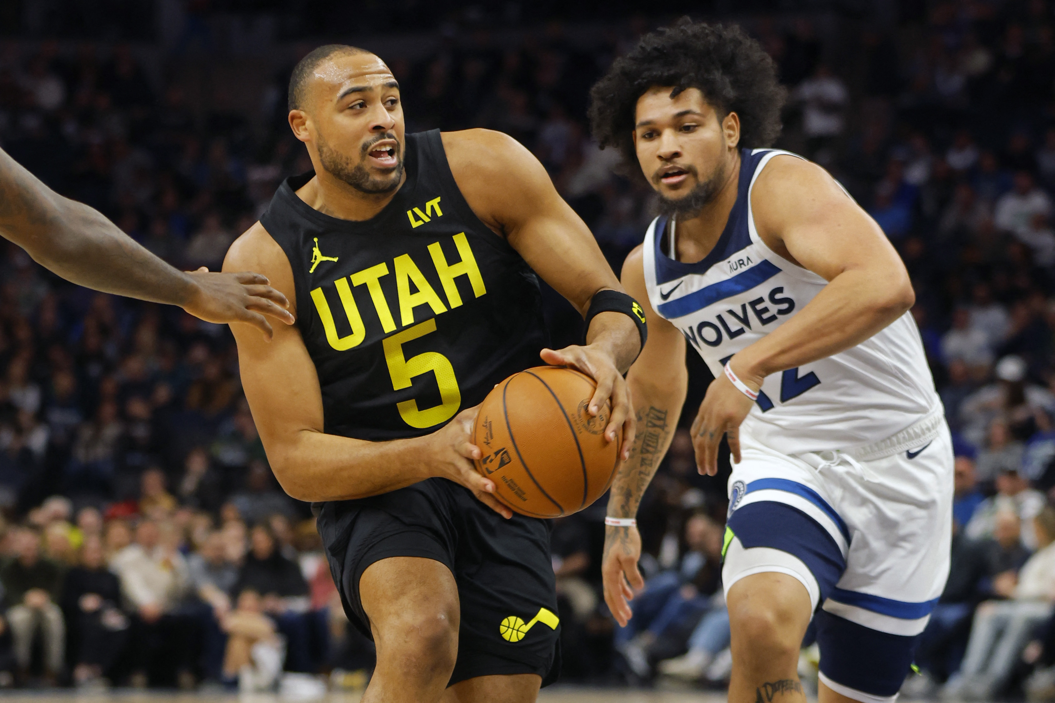Wolves' third-quarter surge sends Jazz to defeat | Reuters
