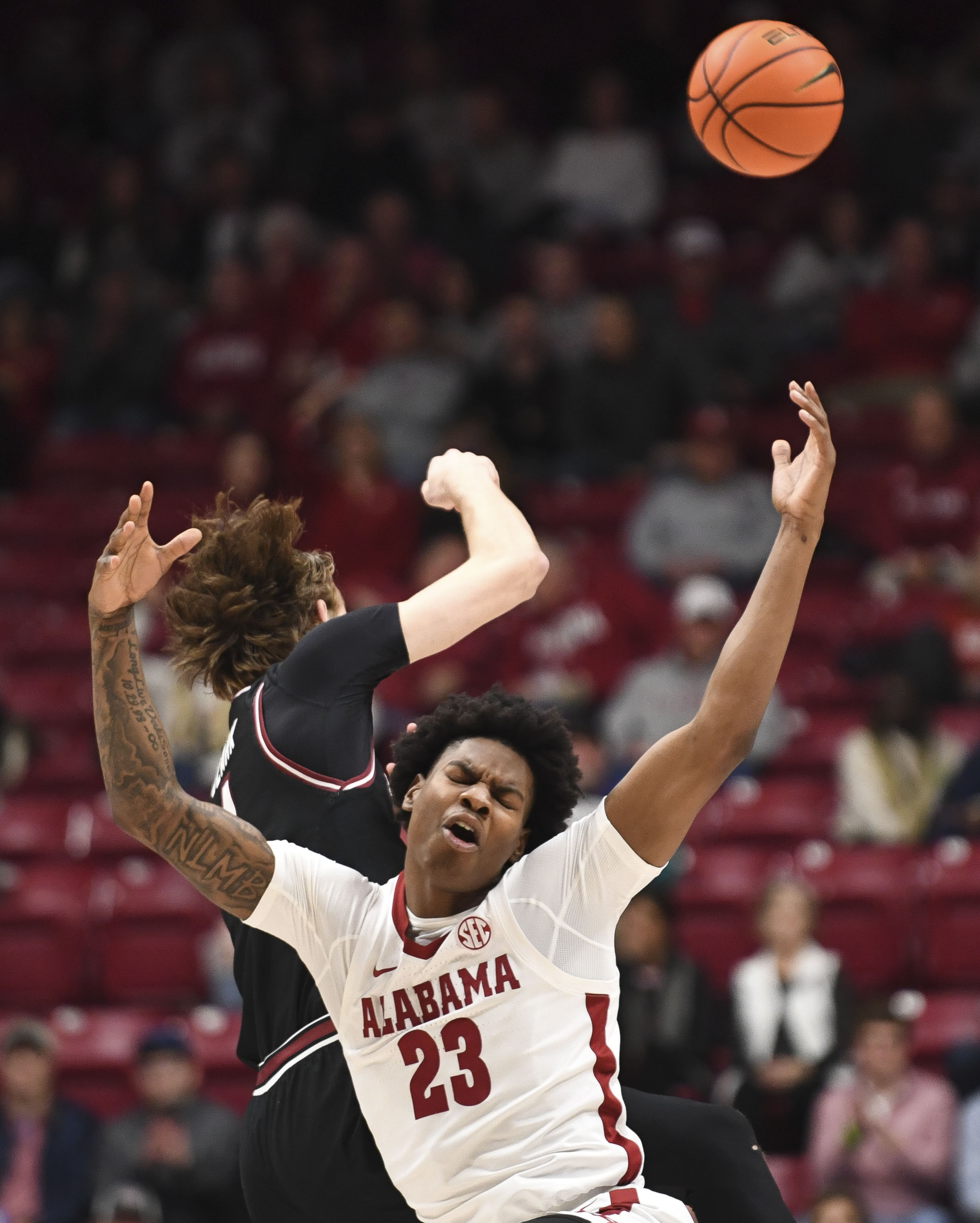 Alabama's 3-point shooting accuracy sinks South Carolina | Reuters