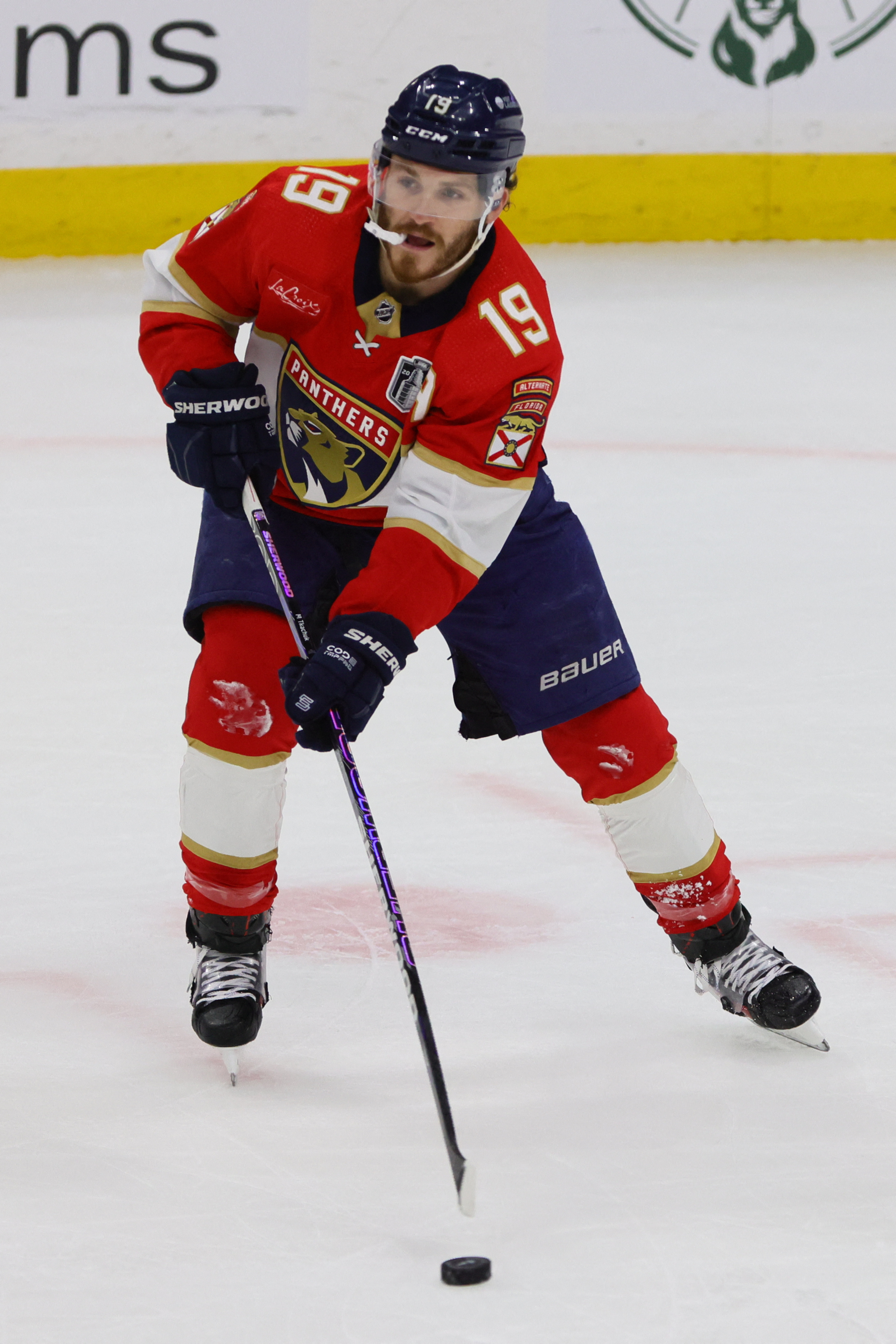 Evan Rodrigues, Panthers surge late, down Oilers in Game 2 | Reuters