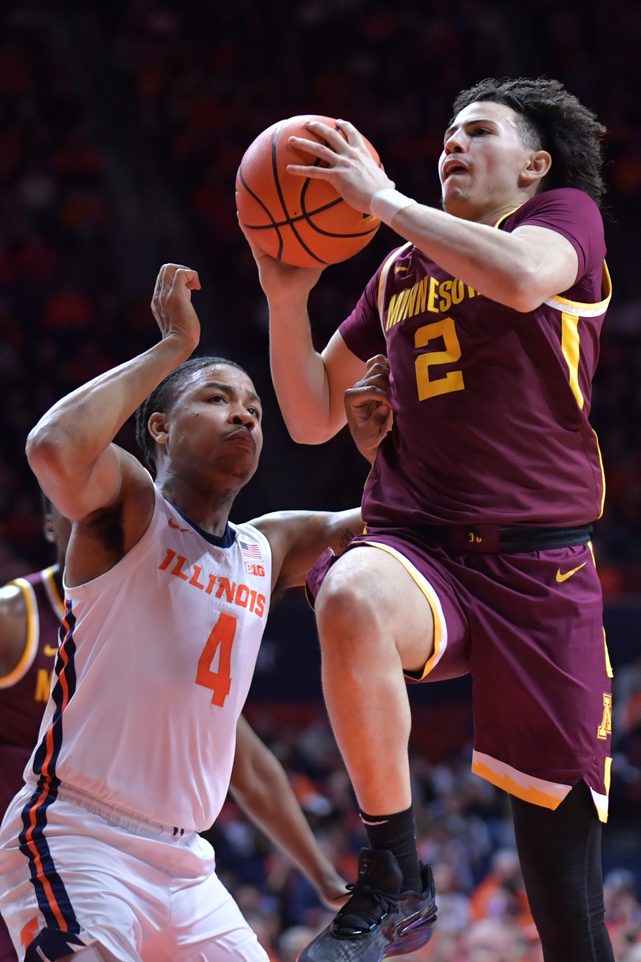 No. 13 Illinois outlasts Minnesota in back-and-forth clash | Reuters