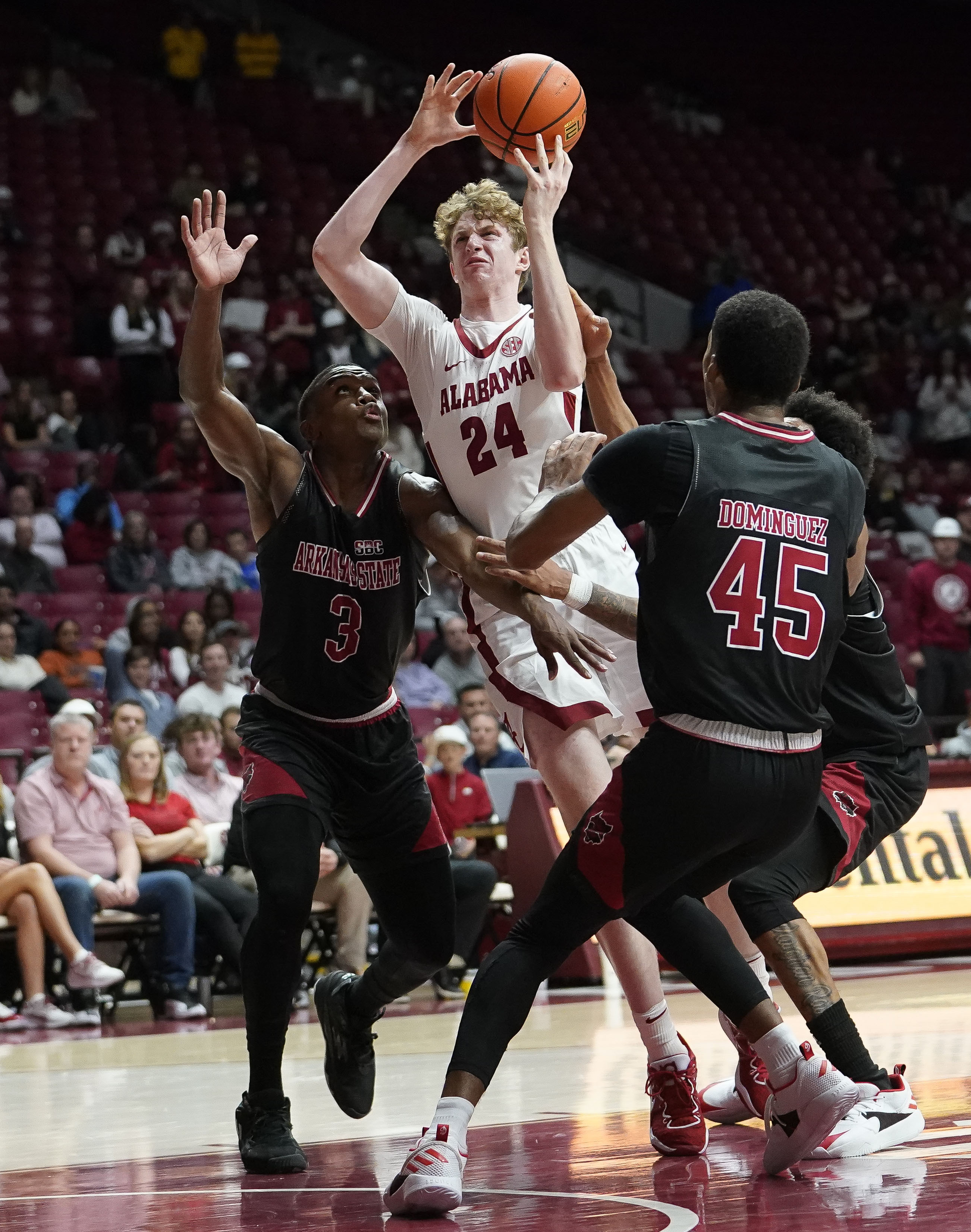 Alabama breezes past Arkansas St. with balanced attack | Reuters