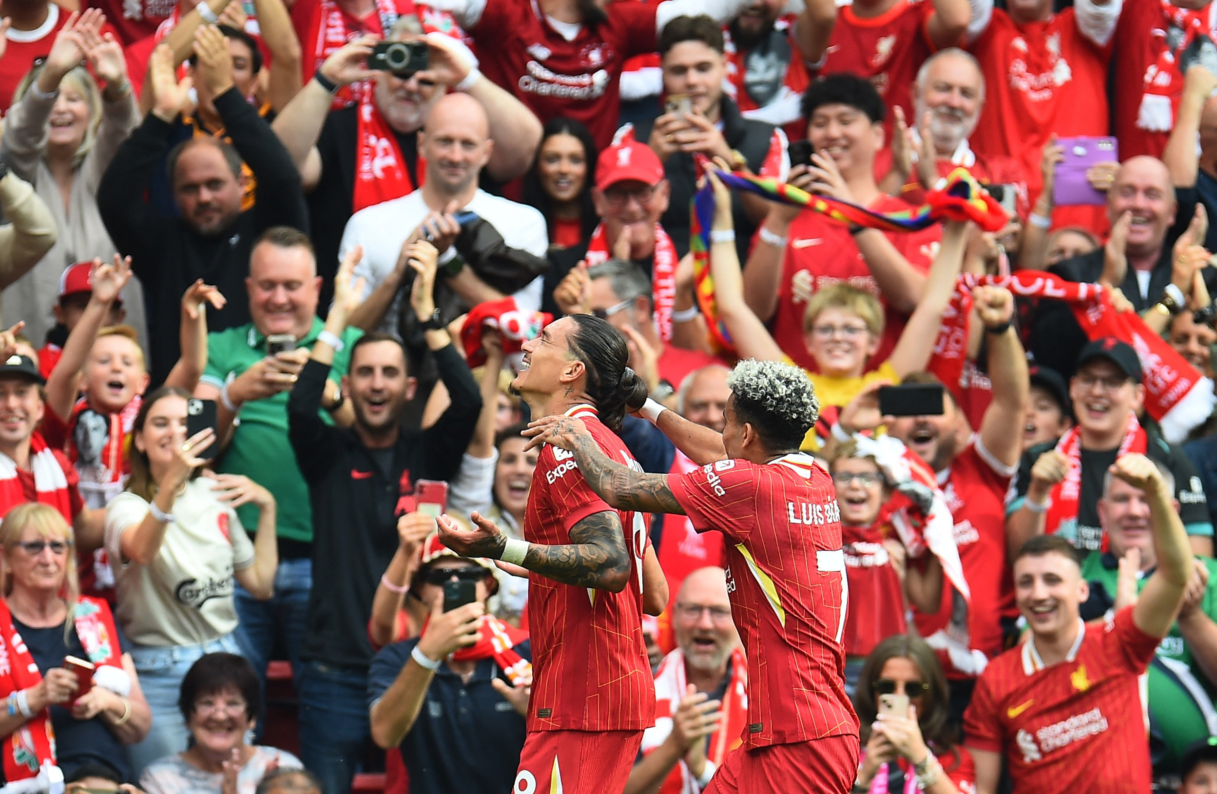 Liverpool back in groove, Chelsea thrash West Ham | Reuters