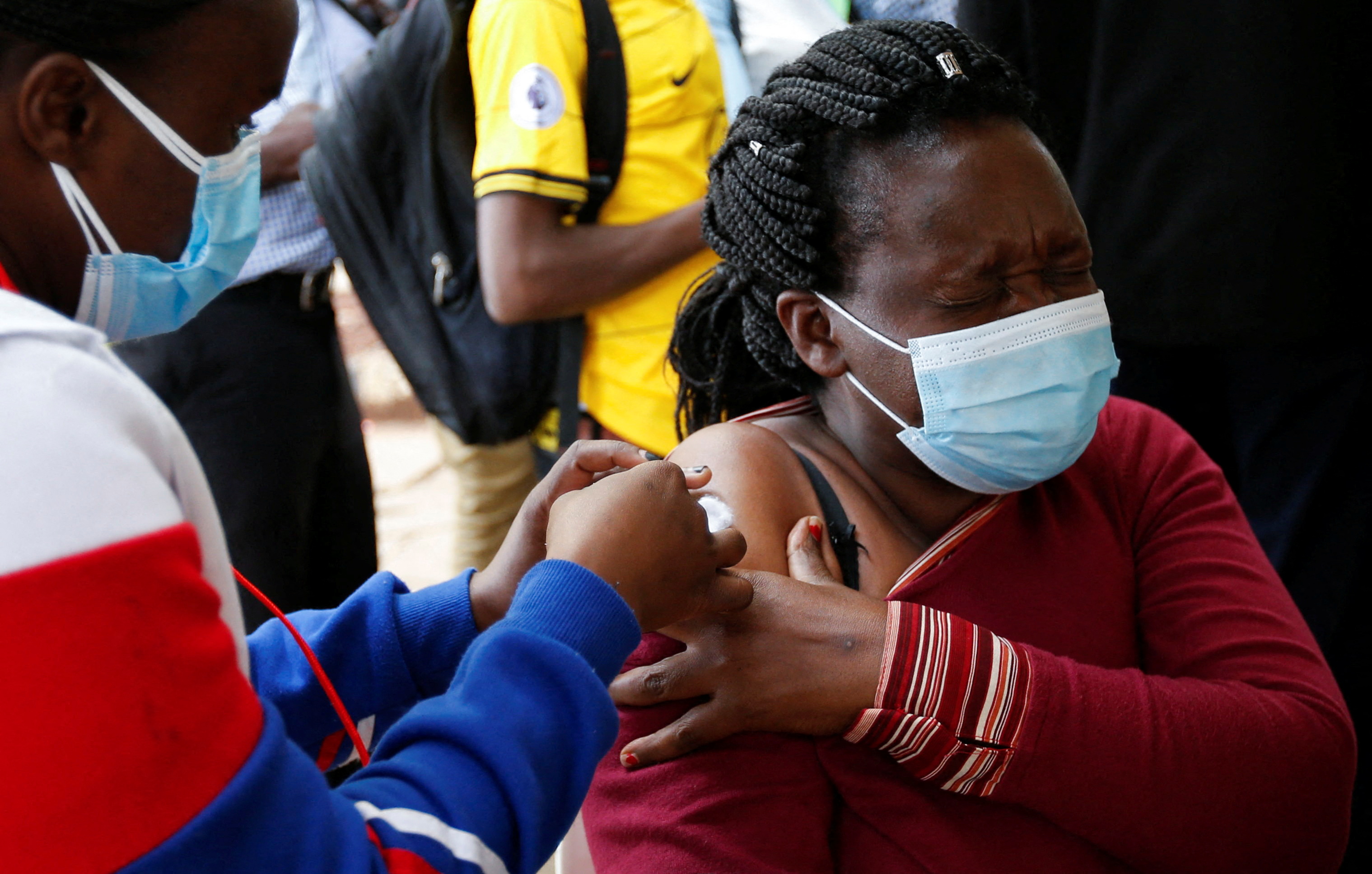 New COVID-19 vaccine rule catches many Kenyans by surprise | Reuters