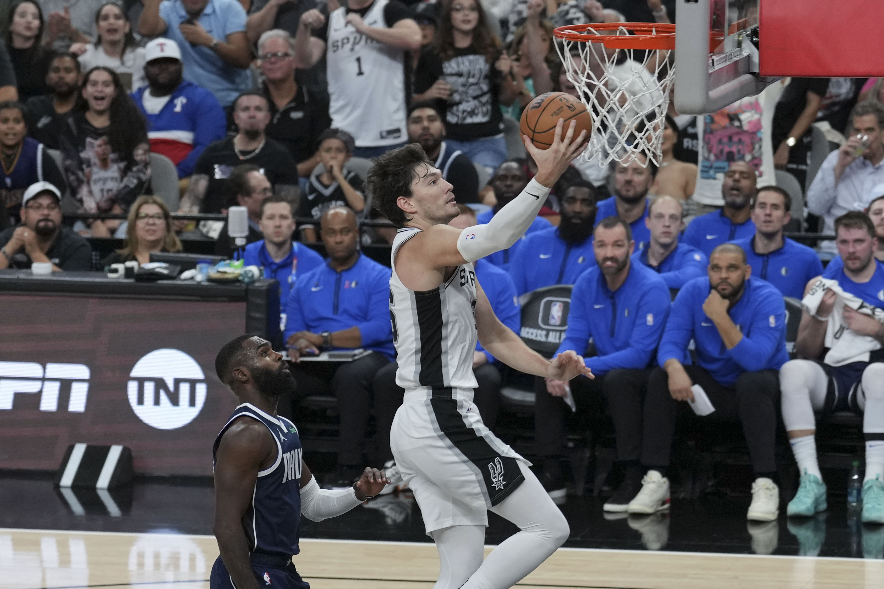 Luka Doncic spoils Victor Wembanyama's debut in Mavs' win | Reuters