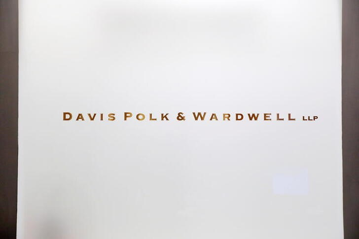 Law firm Davis Polk revokes job offers to Harvard, Columbia students ...