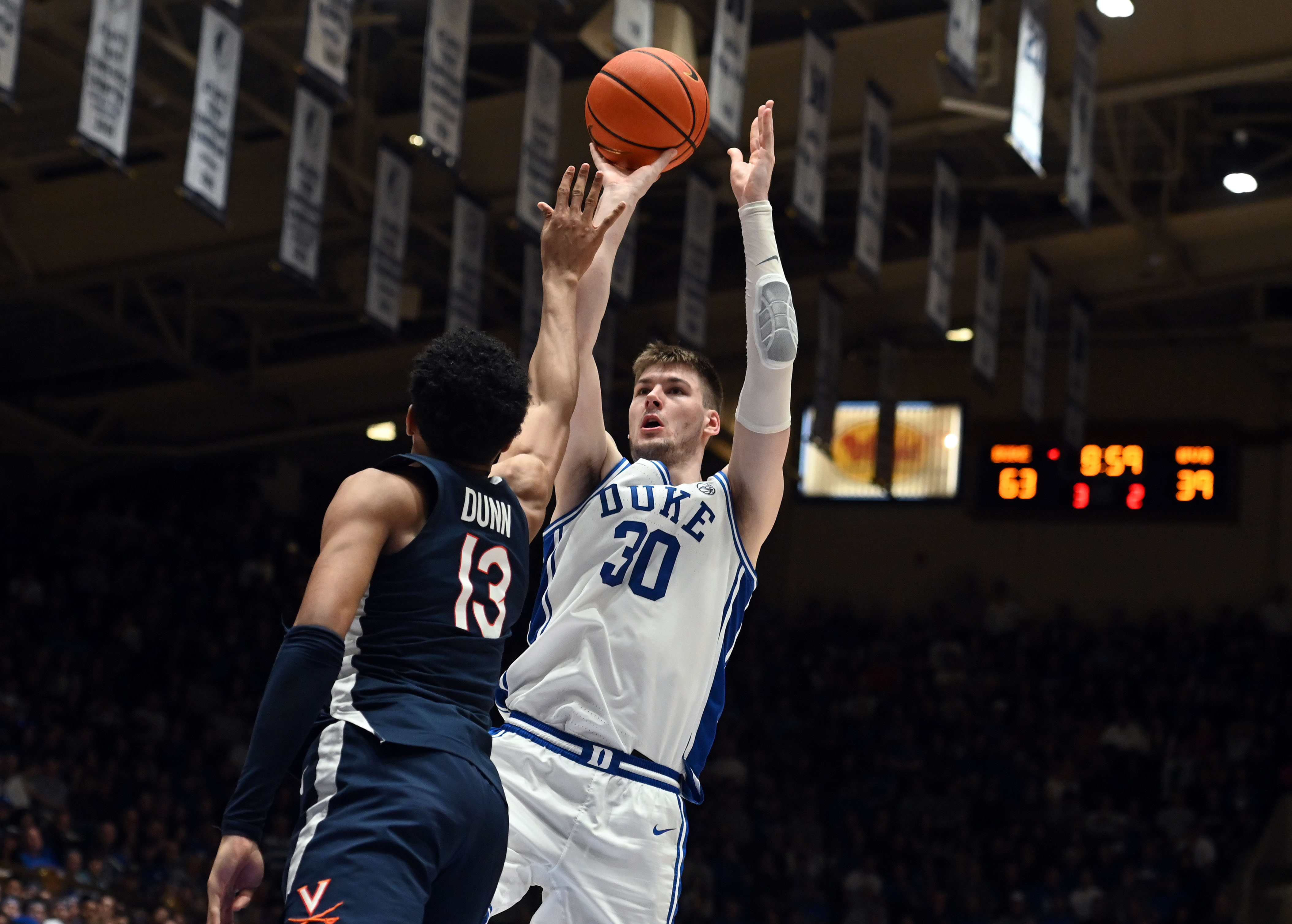 Kyle Filipowski, No. 10 Duke rout Virginia | Reuters