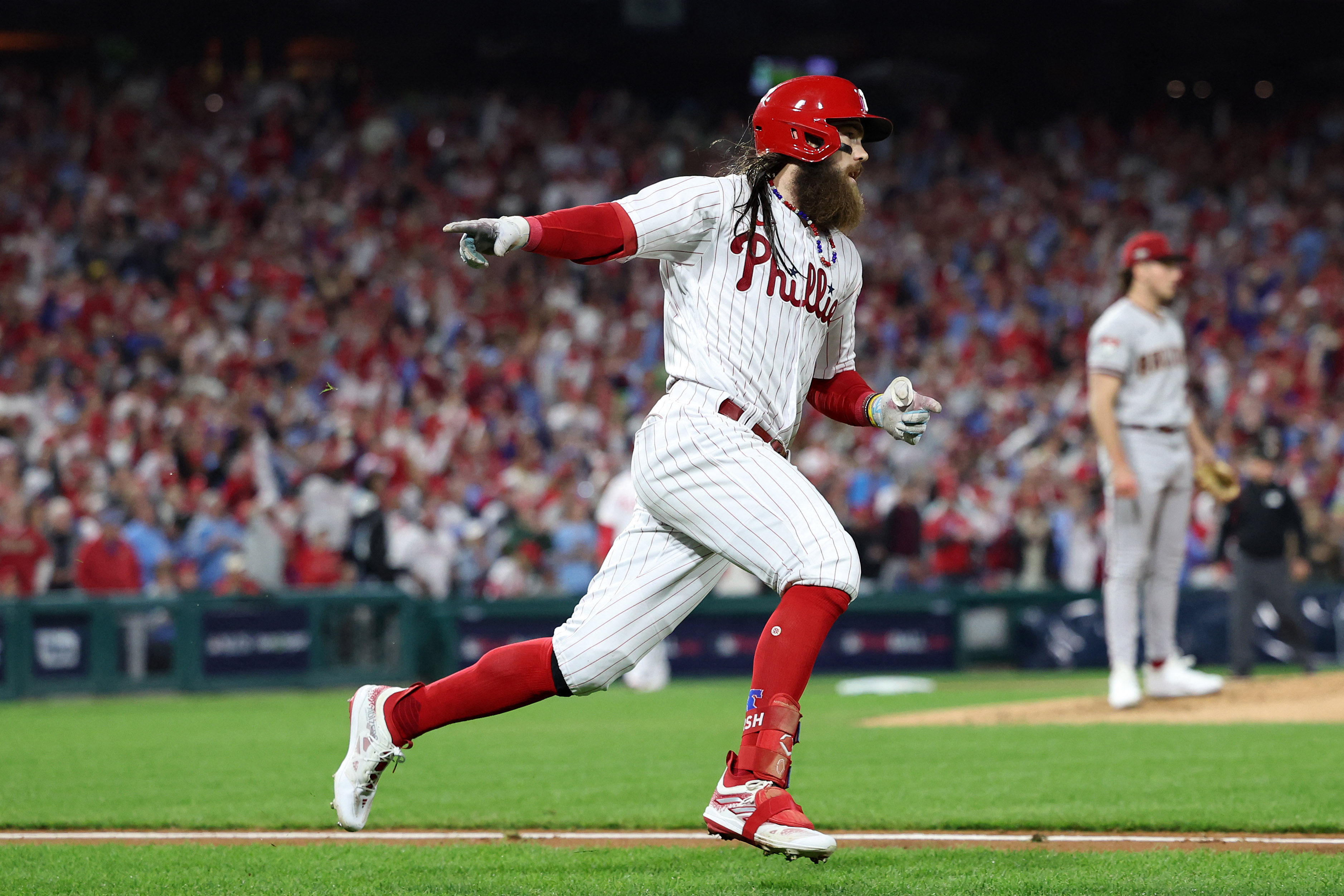 D-backs cap NLCS comeback, stun Phillies in Game 7 | Reuters
