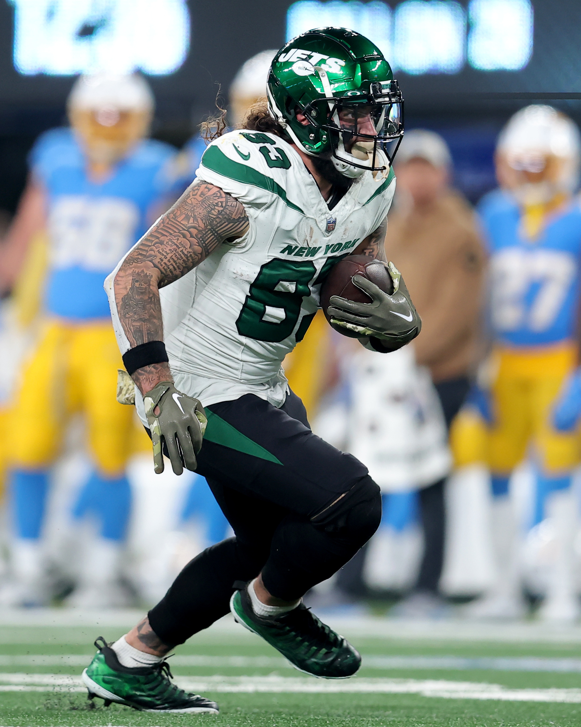 Derius Davis sets tone early as Chargers snuff Jets | Reuters