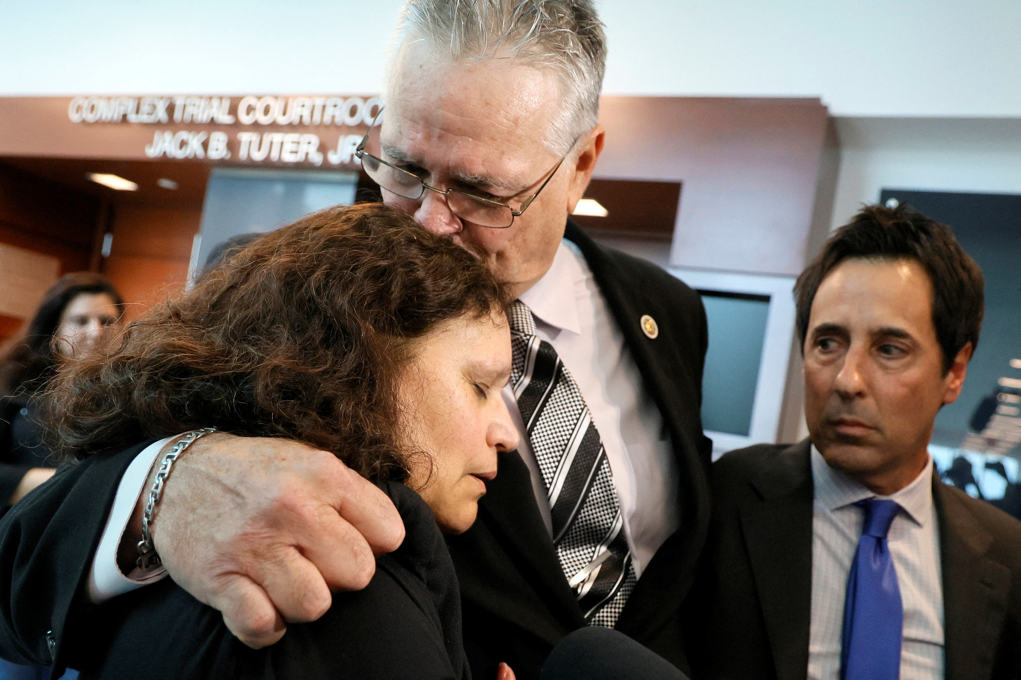 Jury acquits former Florida deputy of failing to protect students in ...