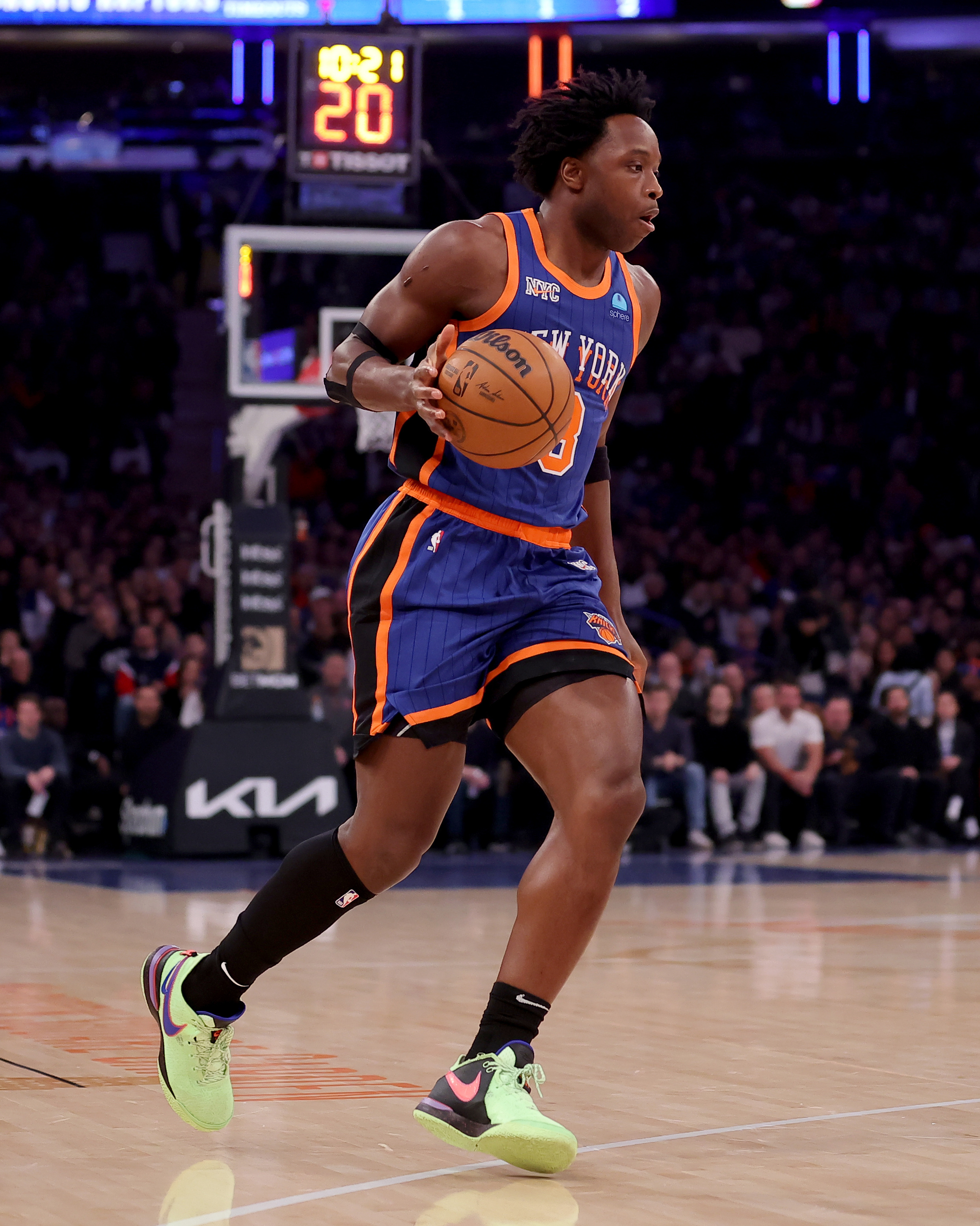 Julius Randle's triple-double leads Knicks past Raptors | Reuters