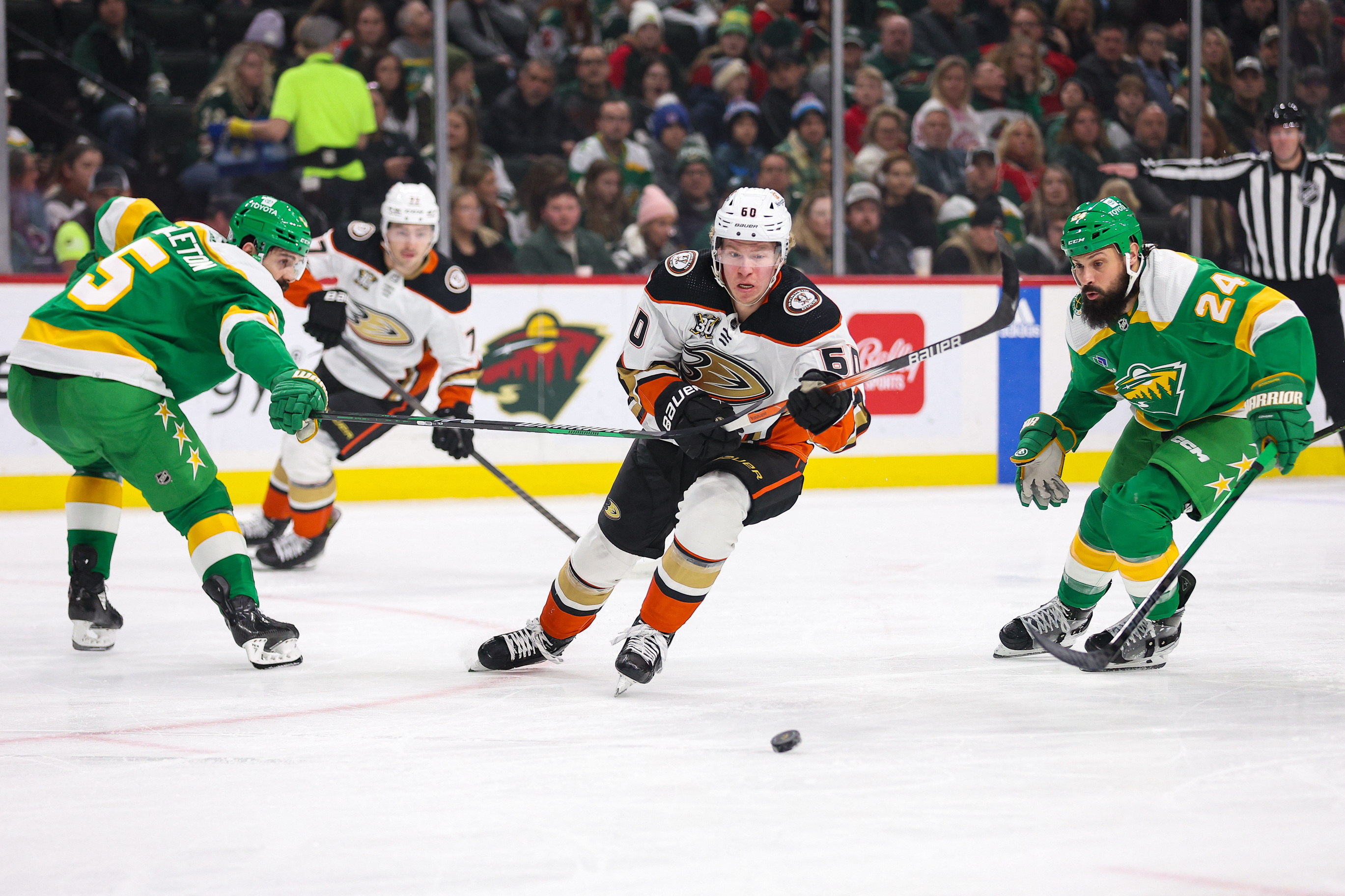 Troy Terry (2 goals), Ducks rally past Wild | Reuters