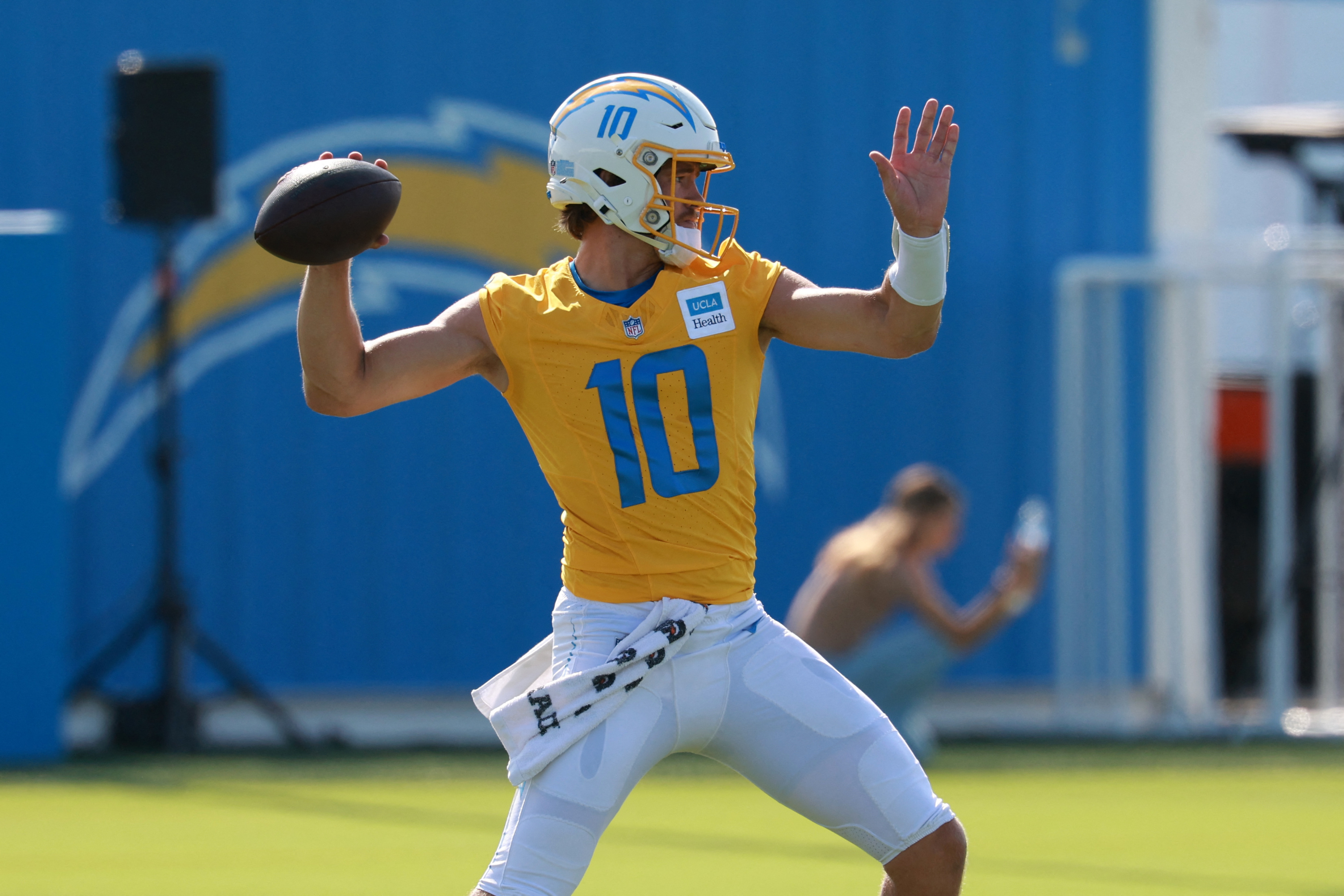 Report: X-rays negative for Chargers QB Justin Herbert (ankle) | Reuters