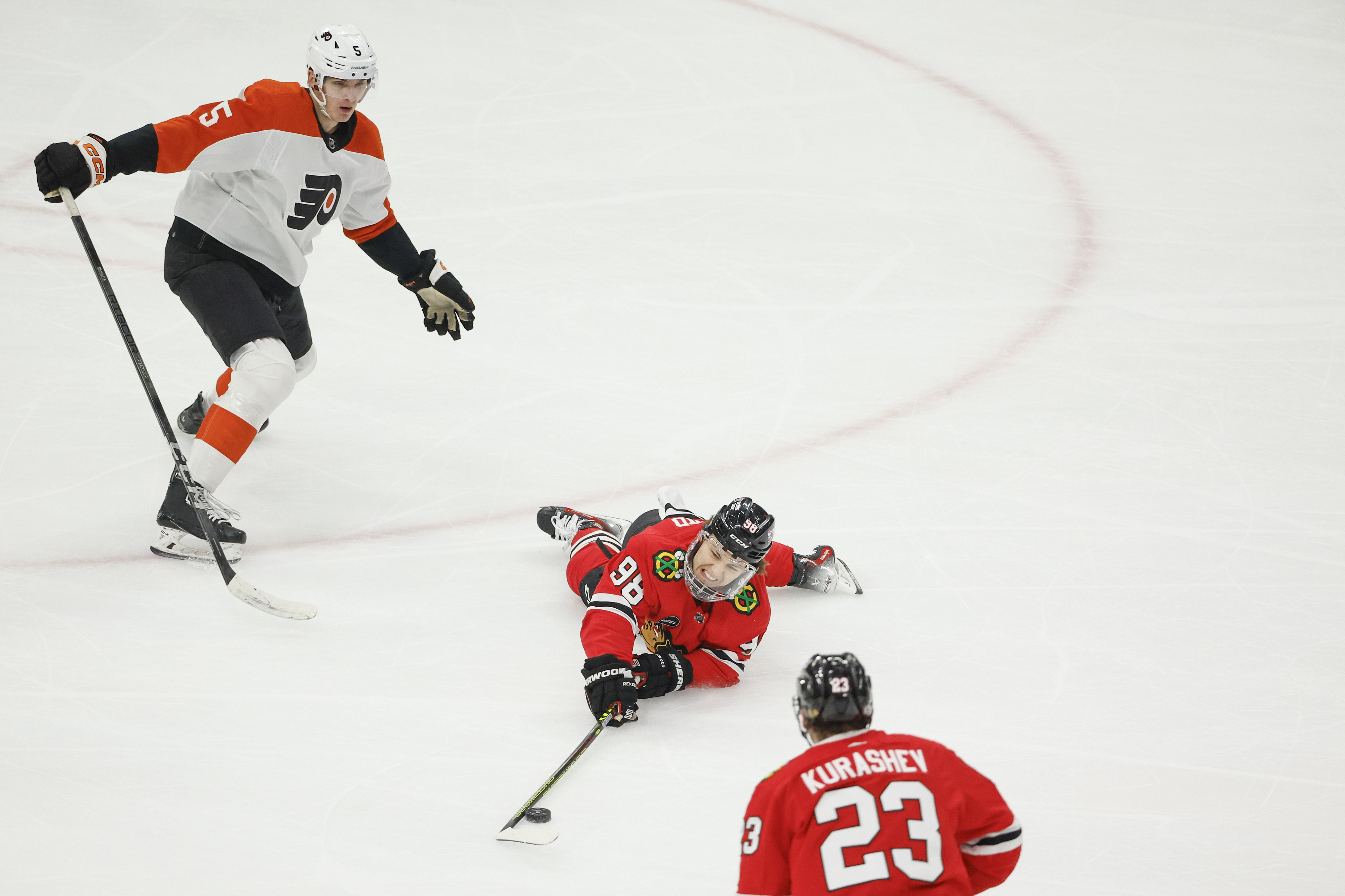 Flyers take down Blackhawks to end skid | Reuters