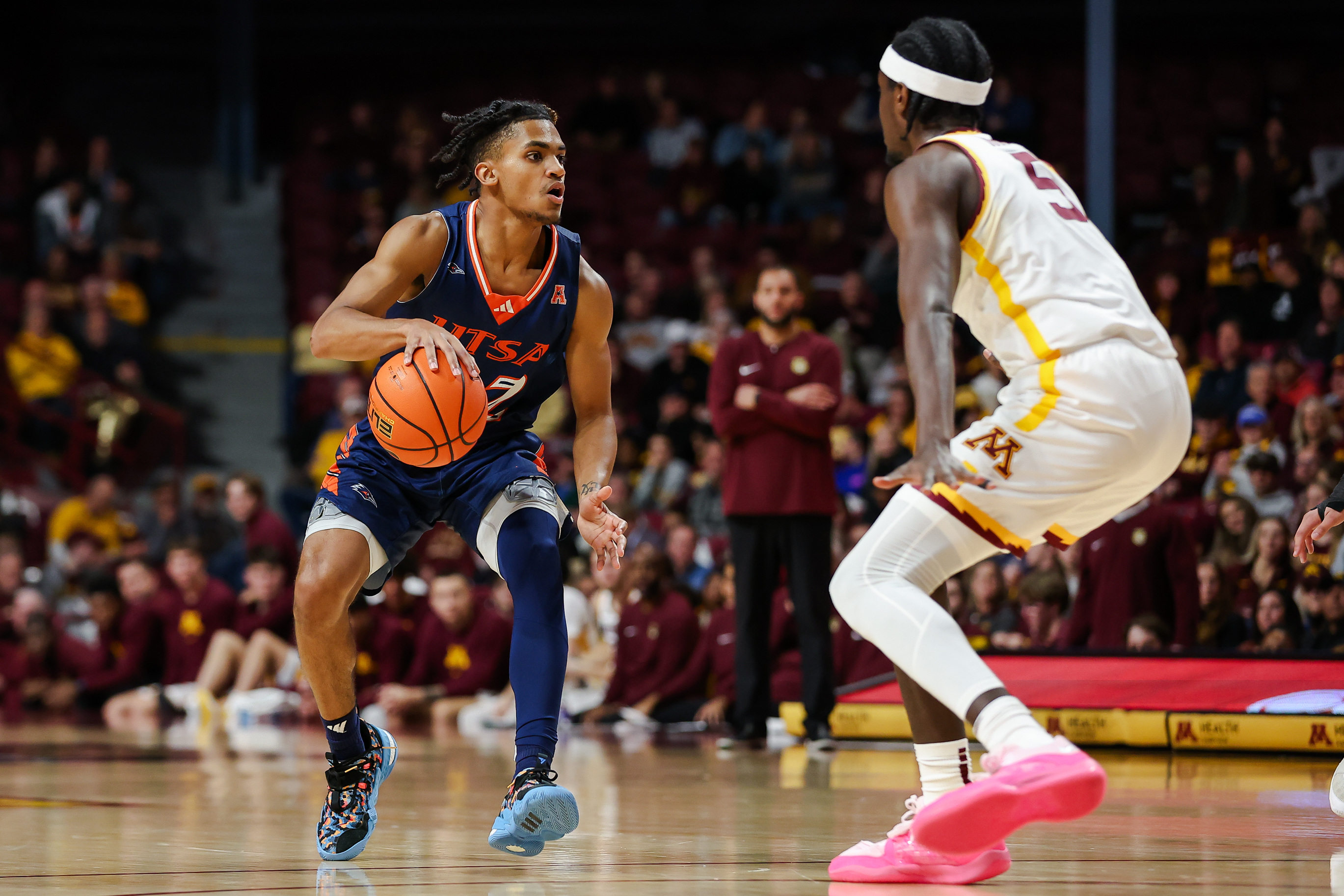 Cam Christie leads Minnesota to easy win vs. UTSA in college debut ...