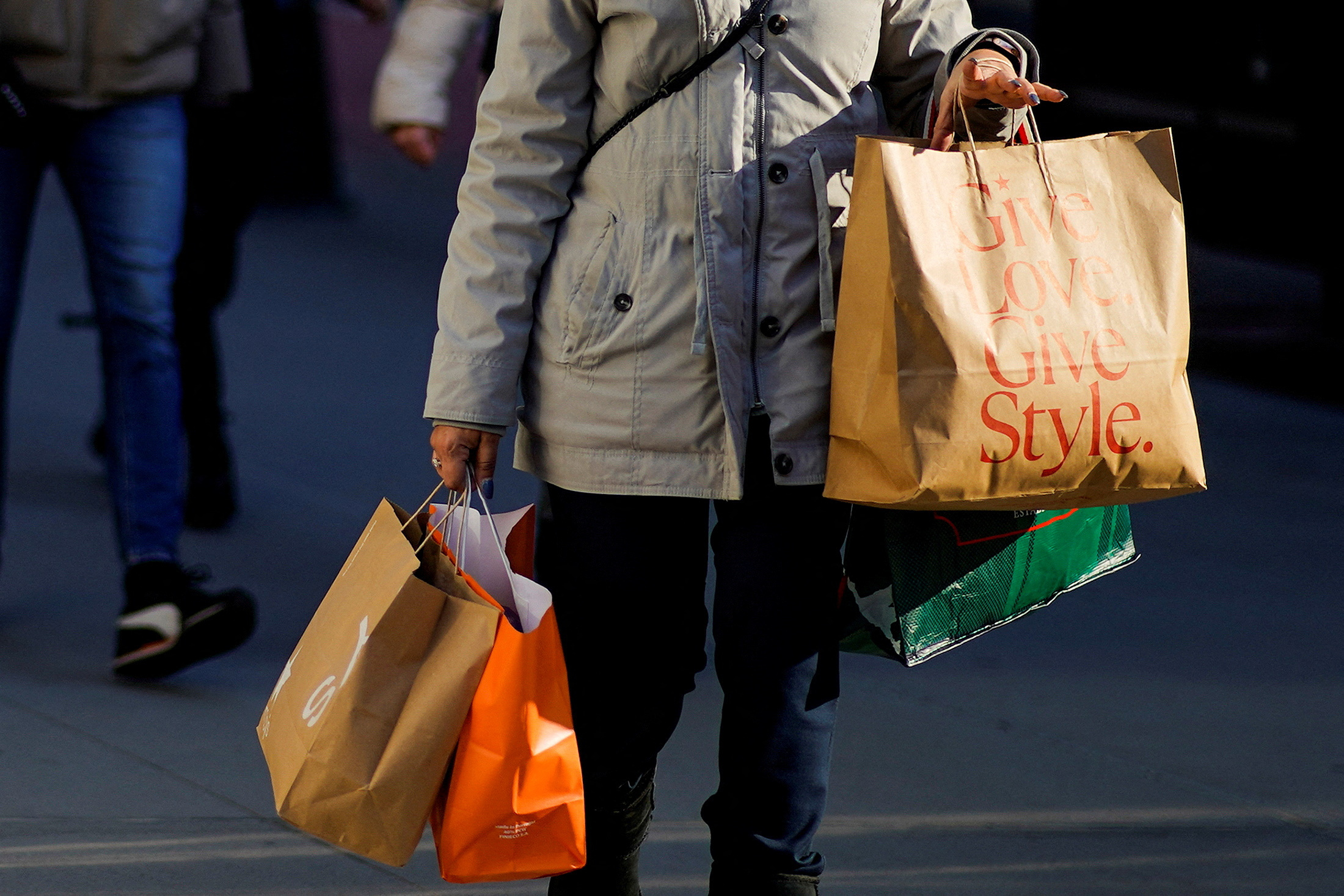 US Thanksgiving weekend shoppers cross 200 million for the first time ...