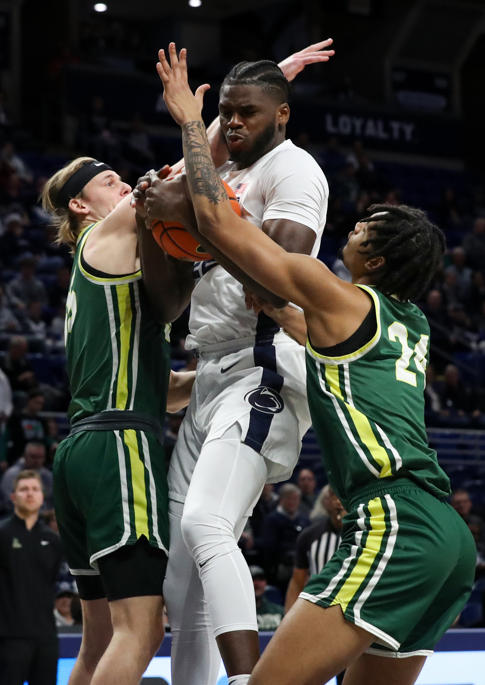 Kanye Clary puts up 20 as Penn State tops Le Moyne | Reuters
