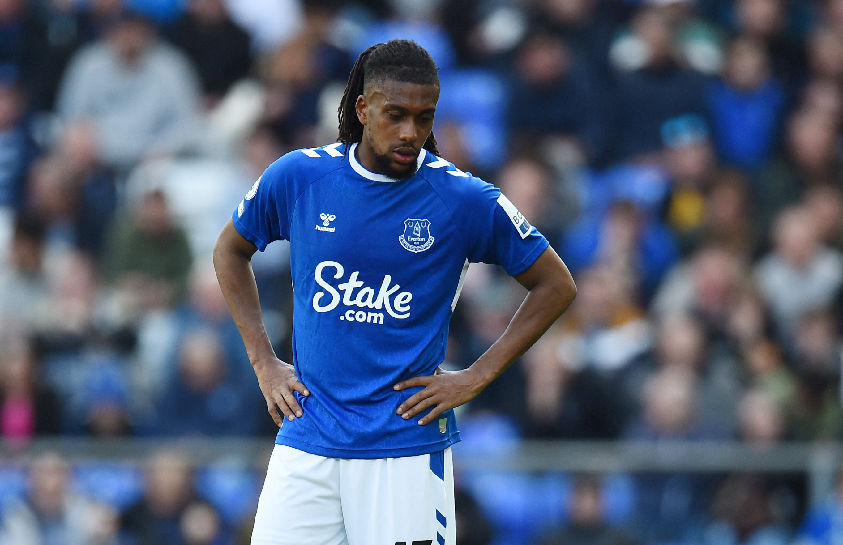 Fulham deepen Everton's relegation woes with 3-1 win | Reuters