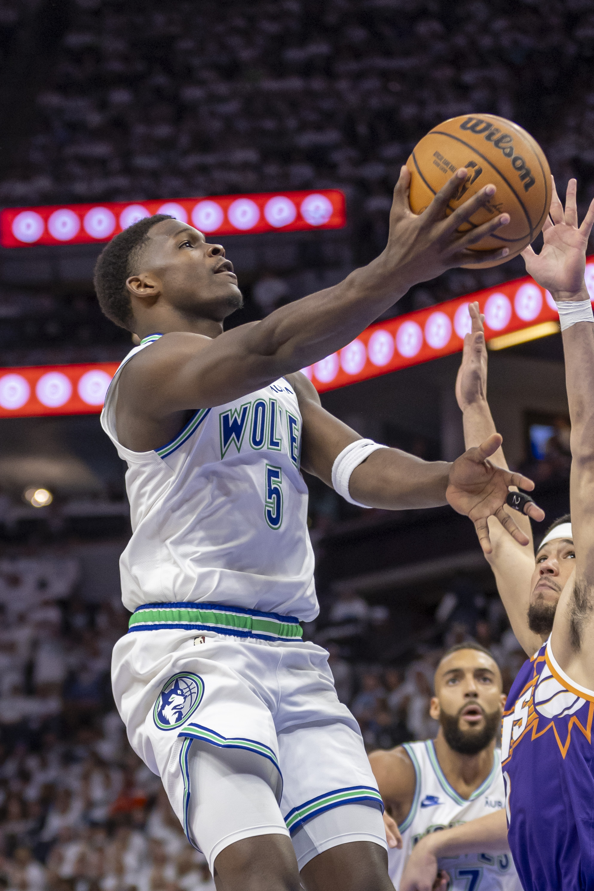 Wolves wallop Suns 120-95 behind Anthony Edwards’ 33 | Reuters