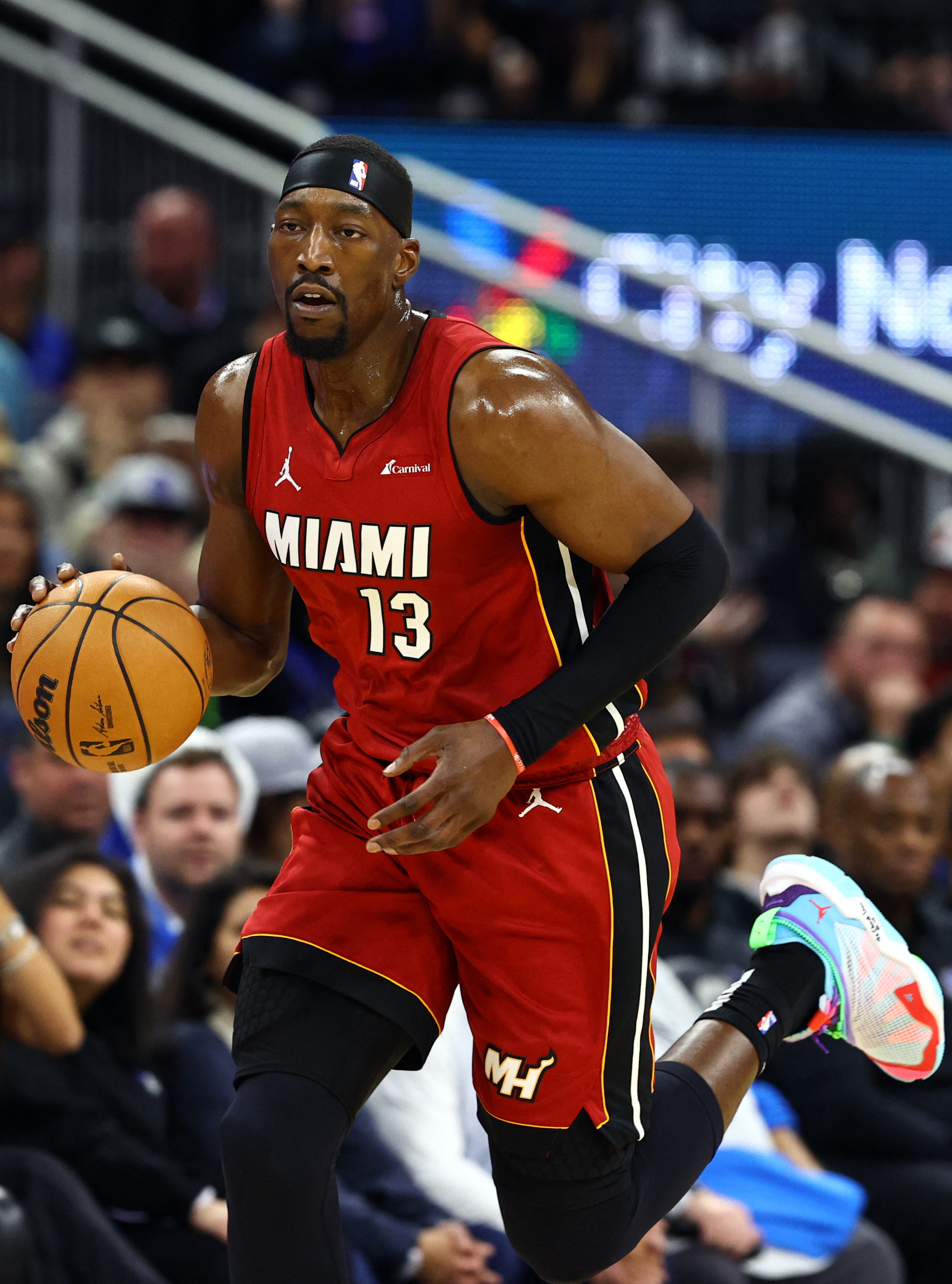 Heat put together balanced effort in topping Magic | Reuters