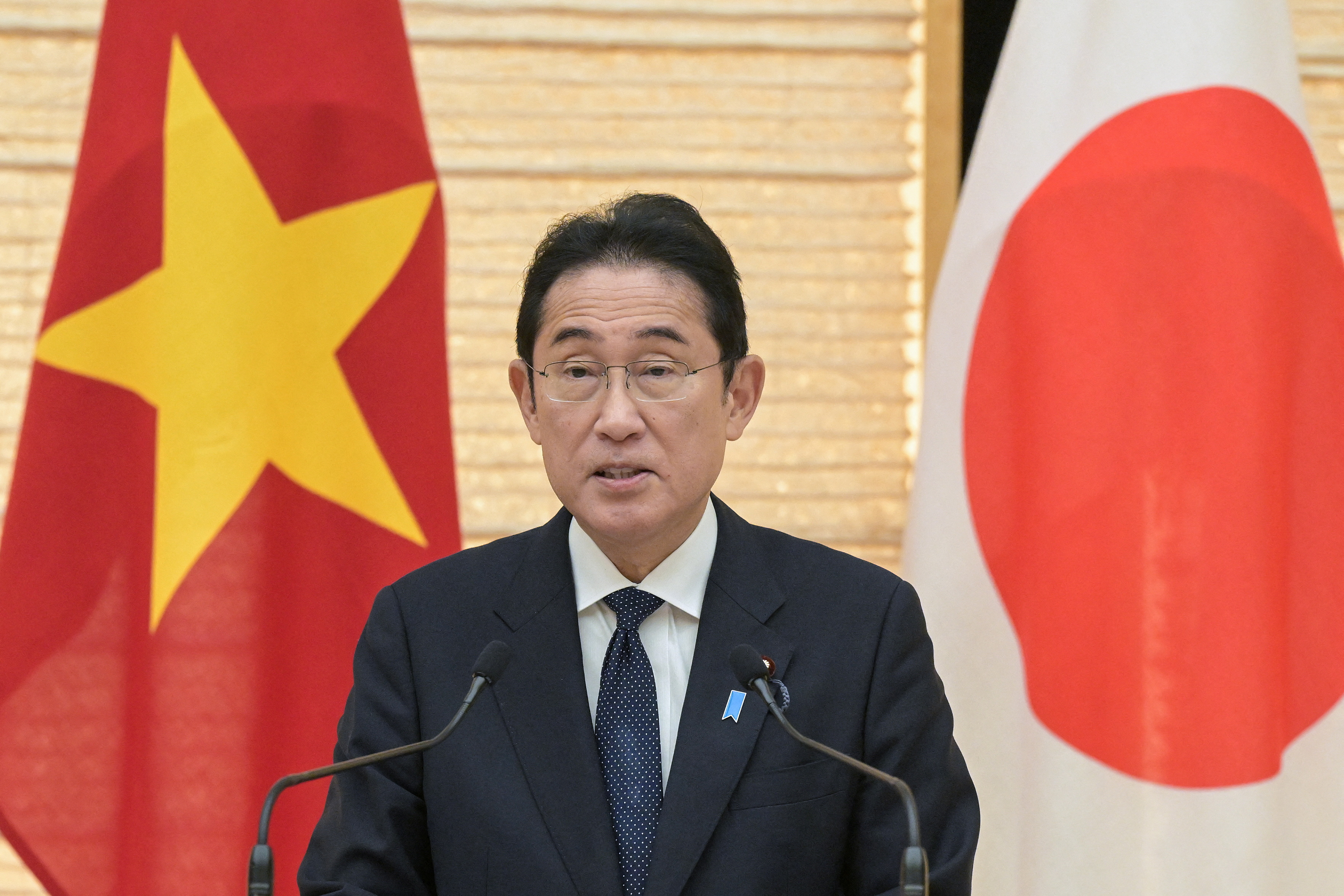 Japan to stop building unabated coal power plants, PM Kishida tells ...