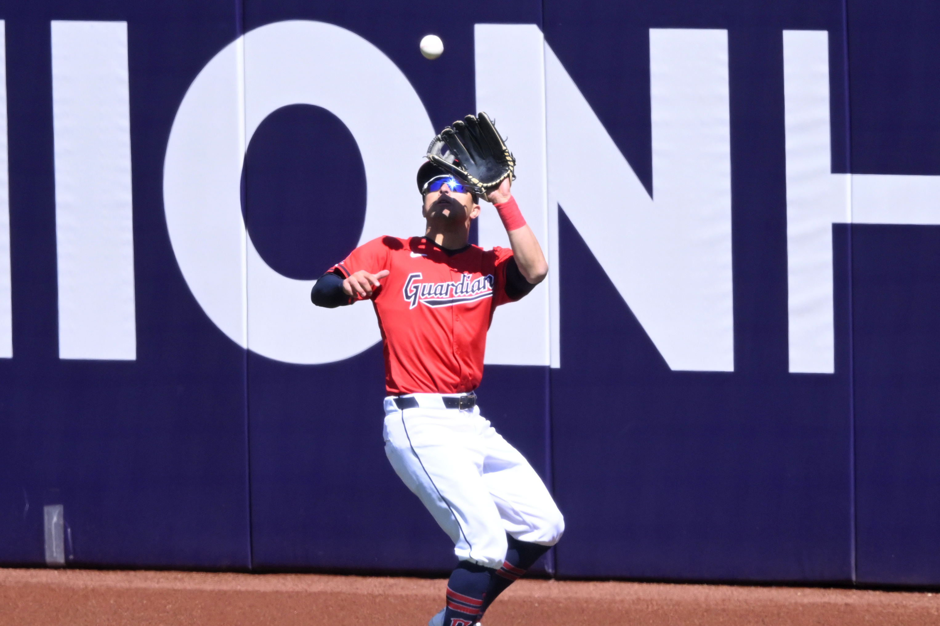 Juan Soto homers as Yankees sweep doubleheader vs. Guardians | Reuters