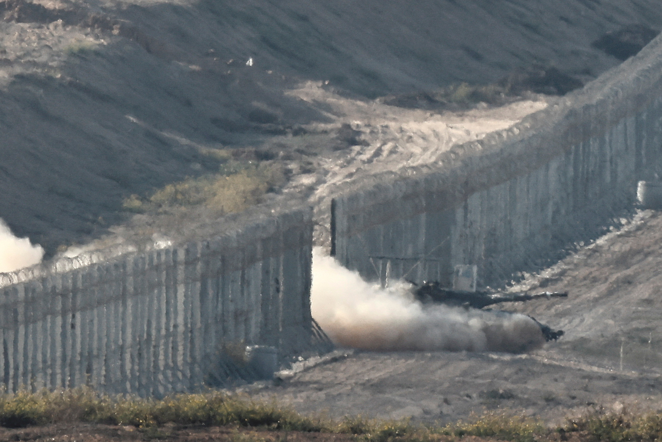 In pictures: Israeli forces battle Hamas in Gaza Strip - November 7 ...