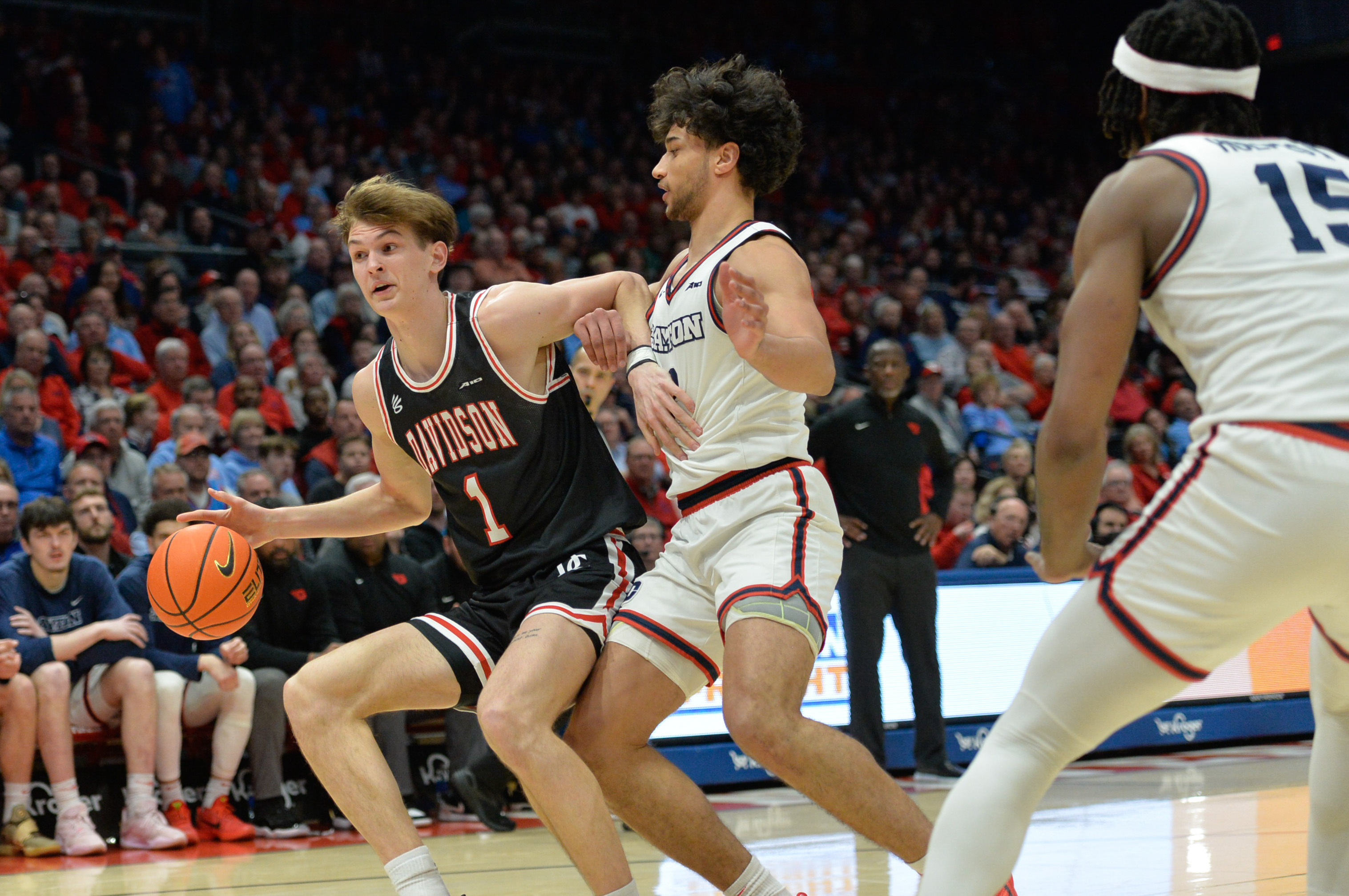Des Watson guides Loyola Chicago past No. 21 Dayton | Reuters