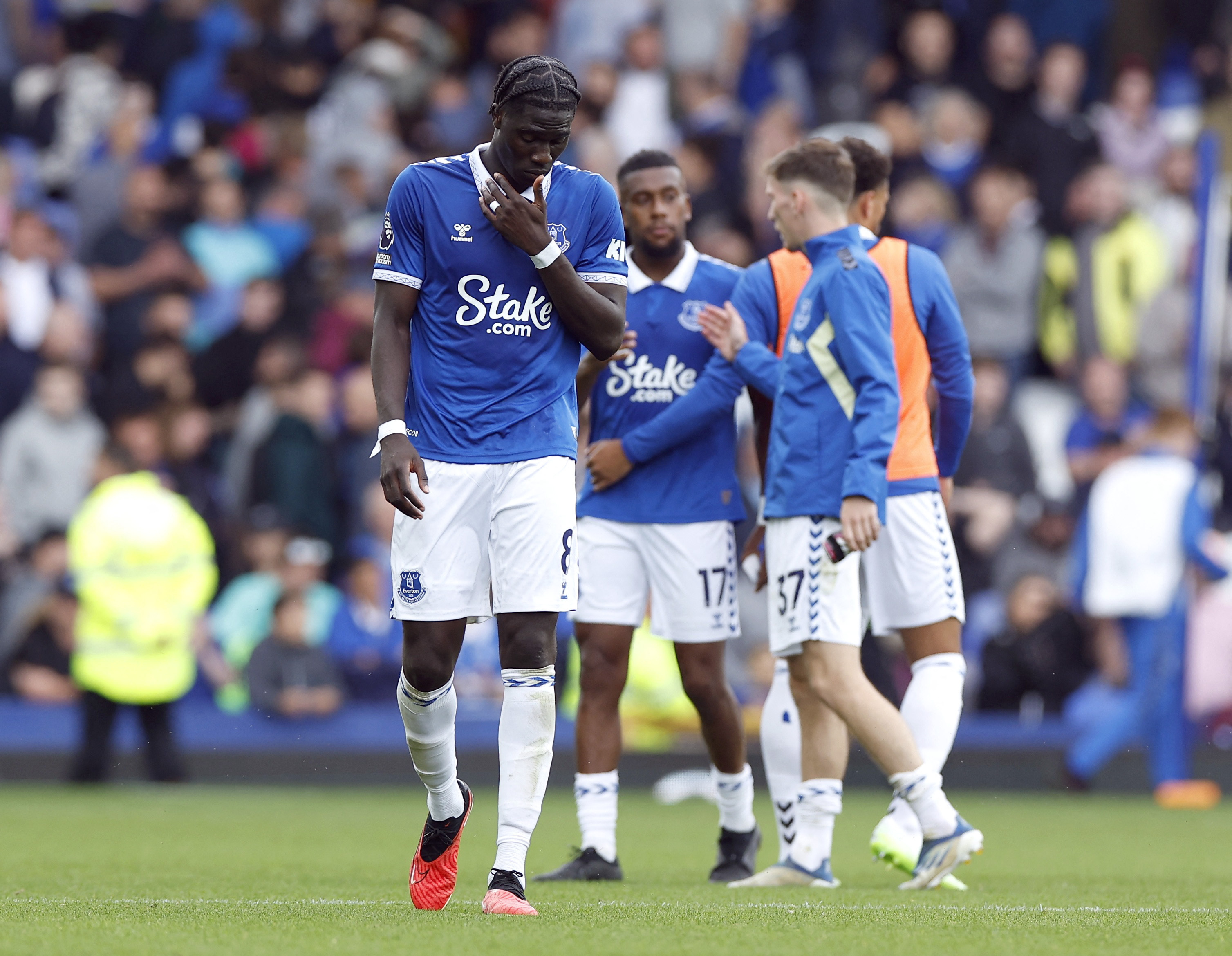 De Cordova-Reid earns Fulham fortunate win at Everton | Reuters