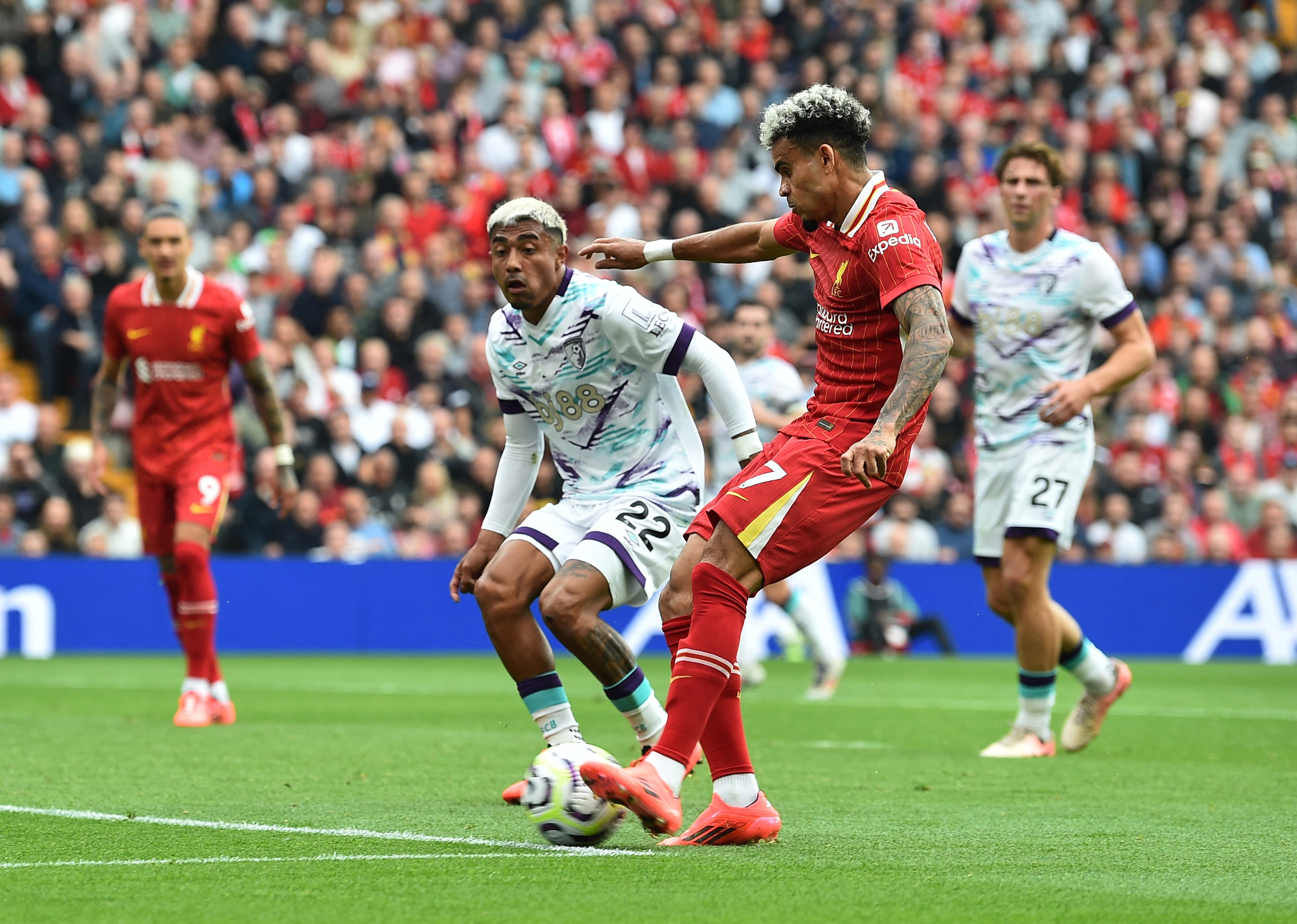 Diaz double helps Liverpool to 3-0 win over Bournemouth | Reuters